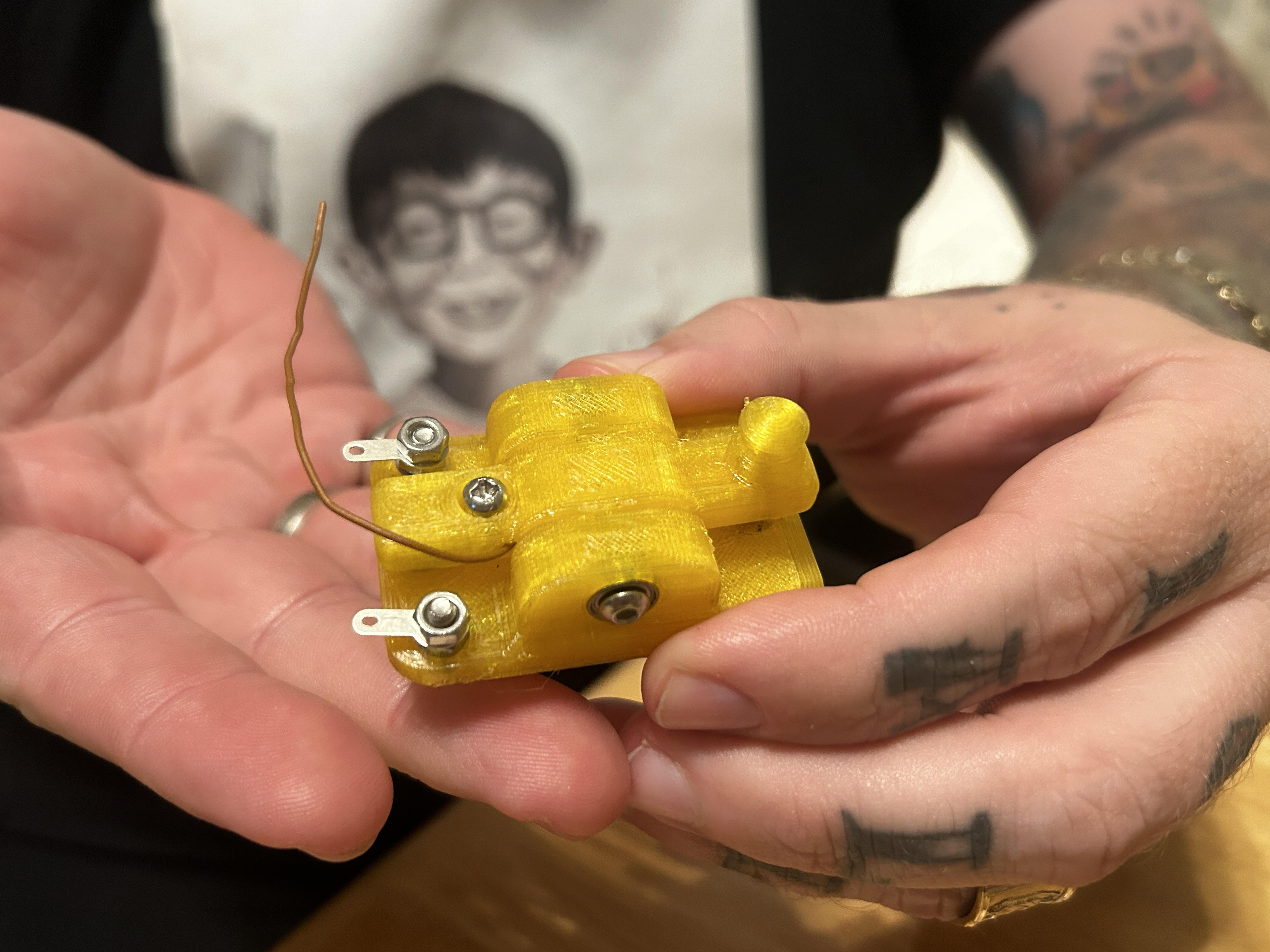 mini-SK: A tiny Morse Straight Key with ZZ bearings and MAGNET return ...