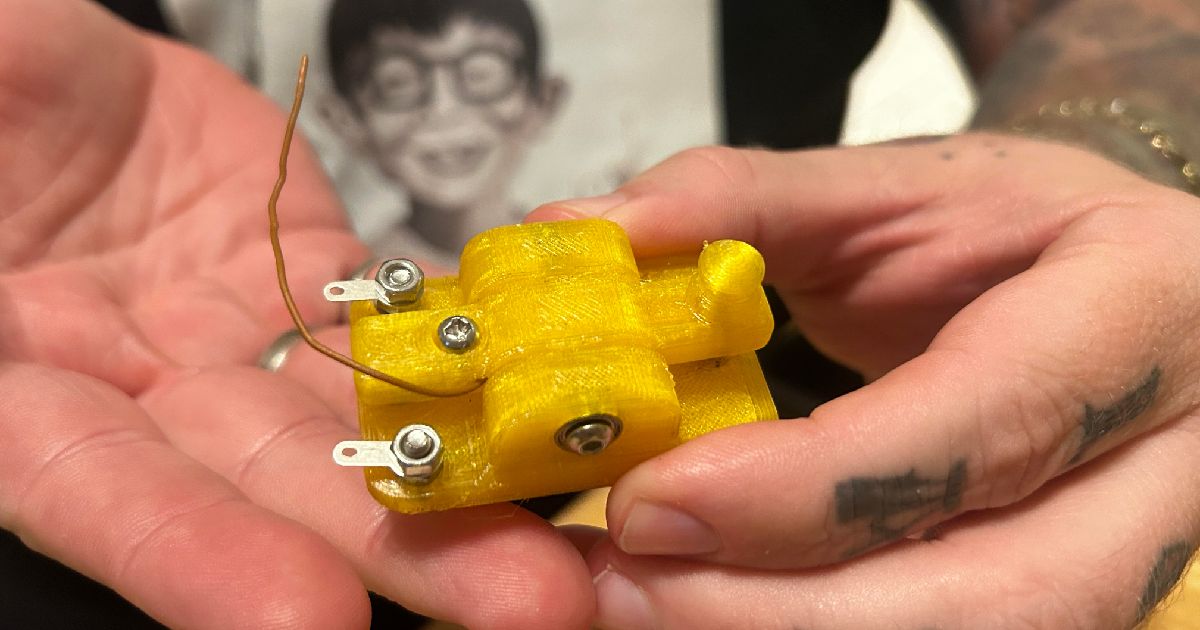 mini-SK: A tiny Morse Straight Key with ZZ bearings and MAGNET return ...