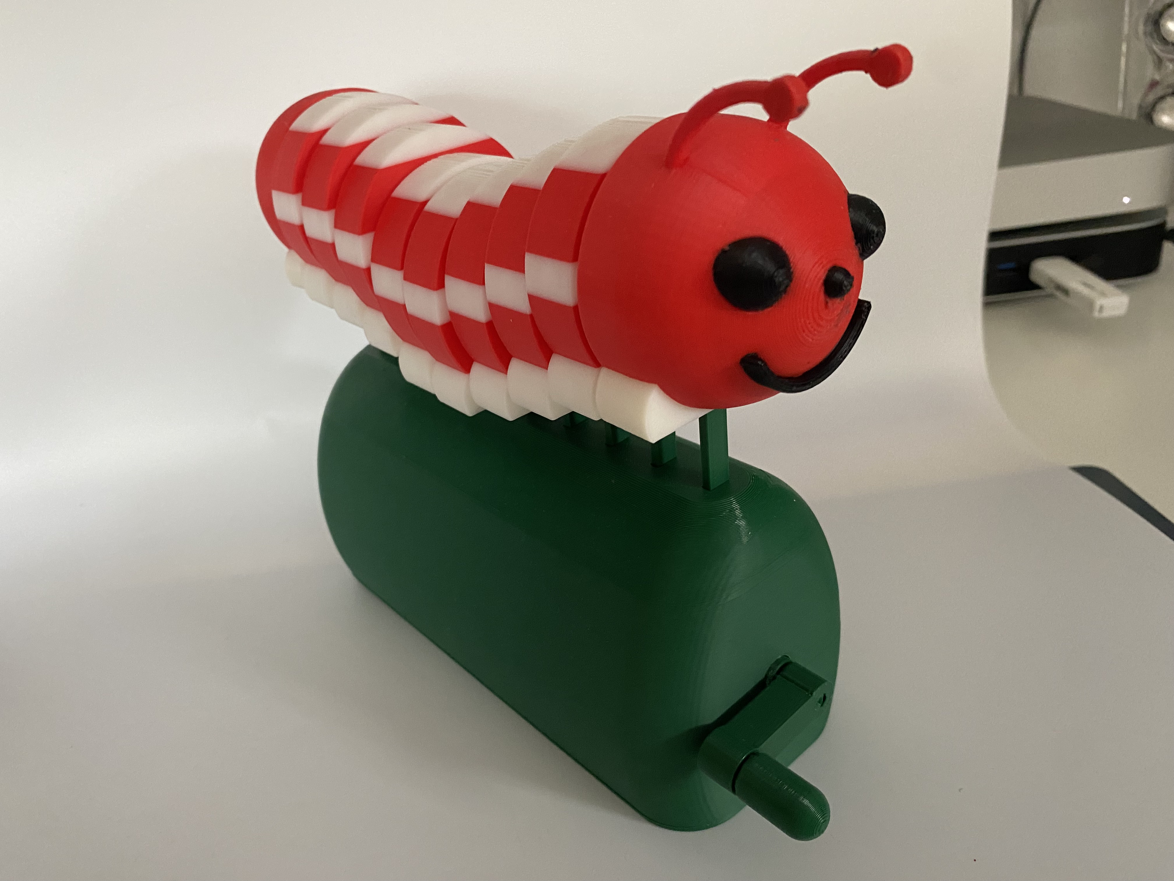 Moving Worm Toy by Lex 3D | Download free STL model | Printables.com