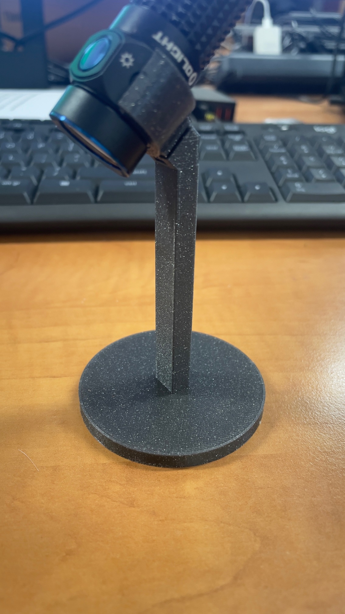 Olight Baton 4 flashlight stand by Dzejkob | Download free STL model ...