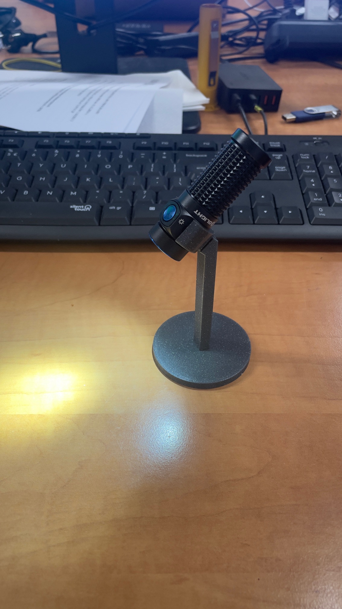 Olight Baton 4 flashlight stand by Dzejkob | Download free STL model ...