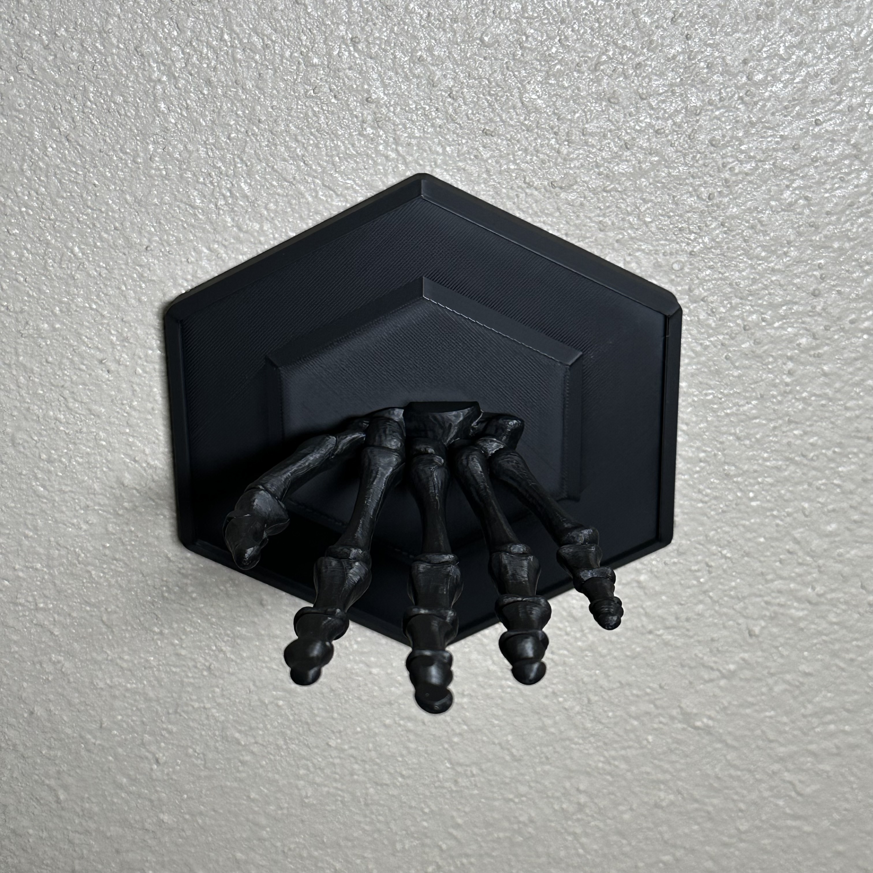 Skeleton Hand - Wall Hanger - No Supports by Deltree3D | Download free ...