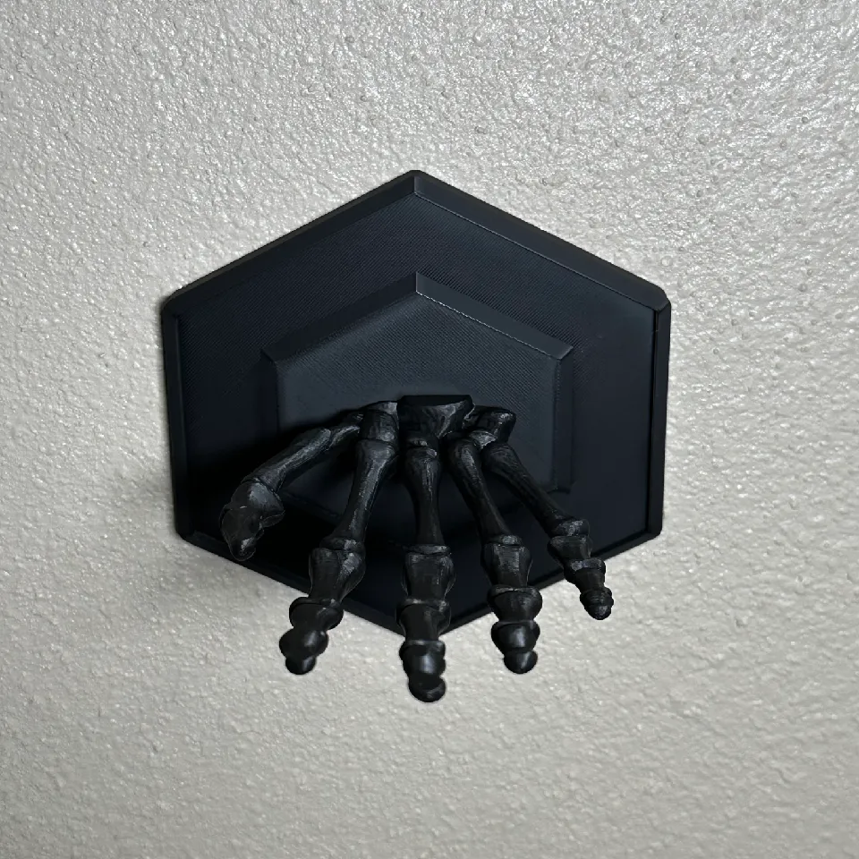 Skeleton Hand - Wall Hanger - No Supports by Deltree3D | Download free ...