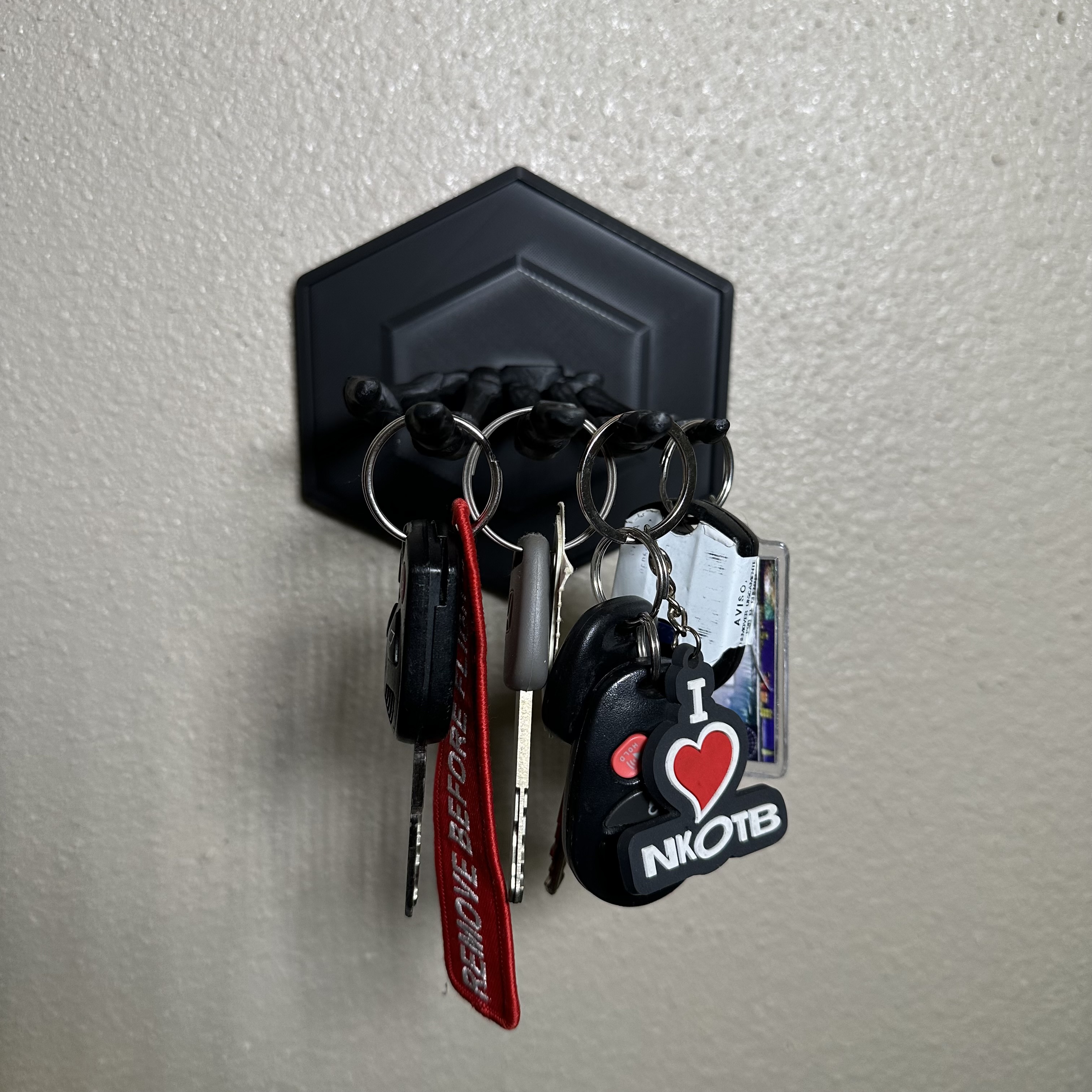 Skeleton Hand - Wall Hanger - No Supports by Deltree3D | Download free ...