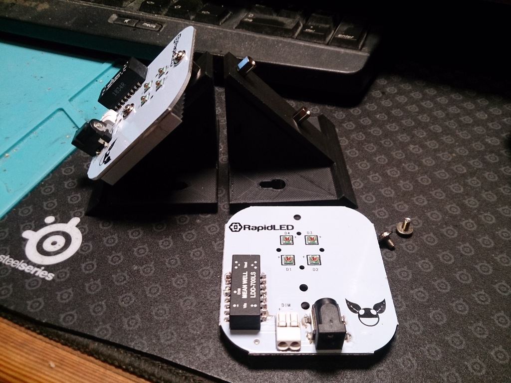 Growmau5 Far Red Initiator Puck 45° Wallmount by martin sim esq ...