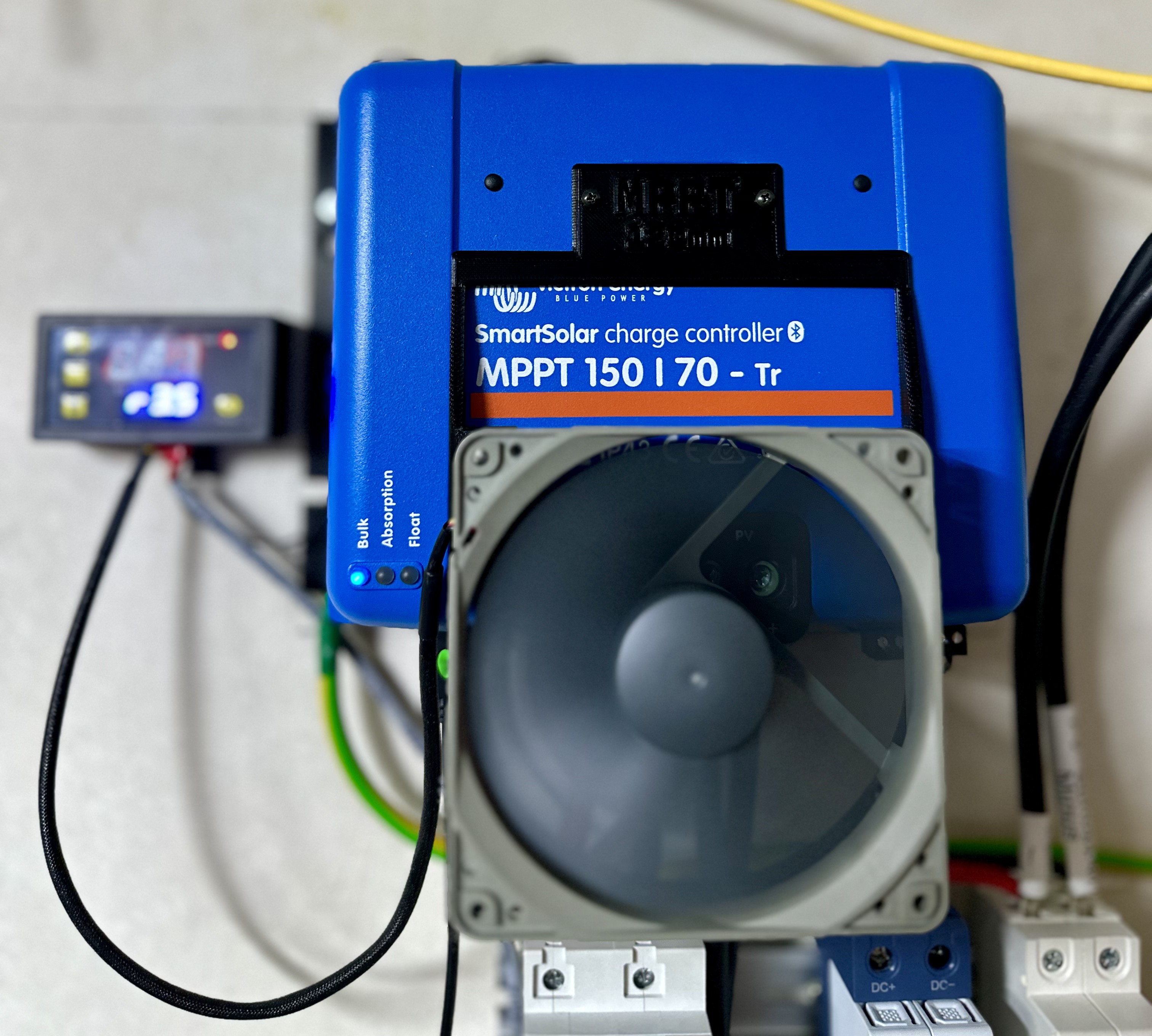 Lüfterhalterung für Victron Solarladeregler - Fan mount for Victron ...