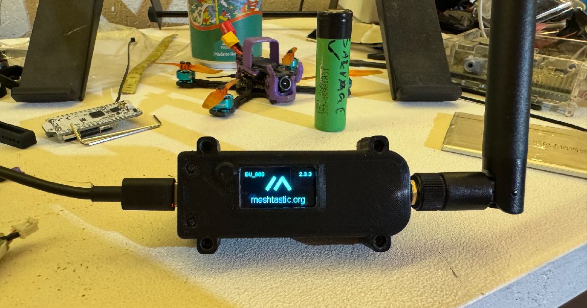 GDMK Heltec v2/v3 BONES - Meshtastic inspired by Gendemik | Download free STL model | Printables.com