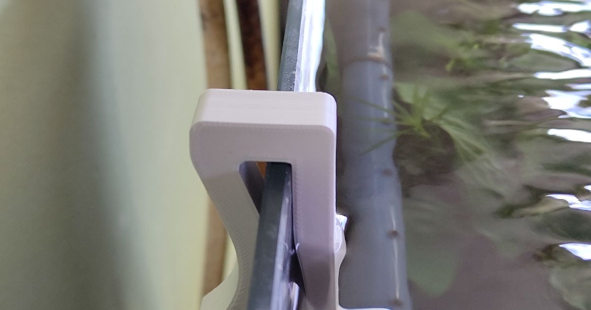 Aquarium filter outlet holder by Pheggas | Download free STL model ...