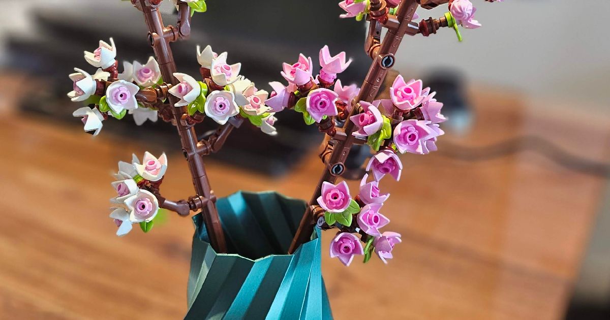 Vase for Lego flowers by gizmofactory | Download free STL model ...