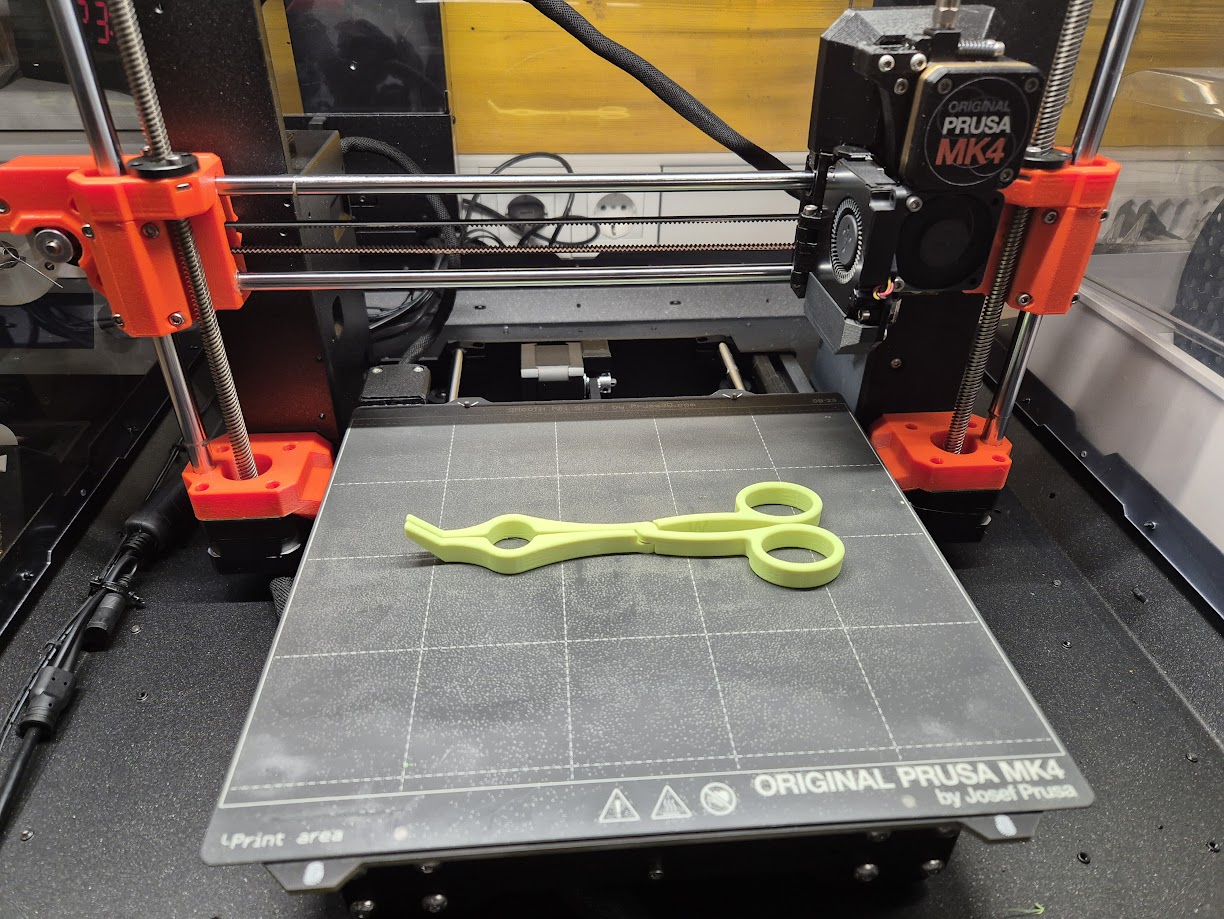 Laboratory Tongs (Print in Place) by Wilko_SLO | Download free STL ...