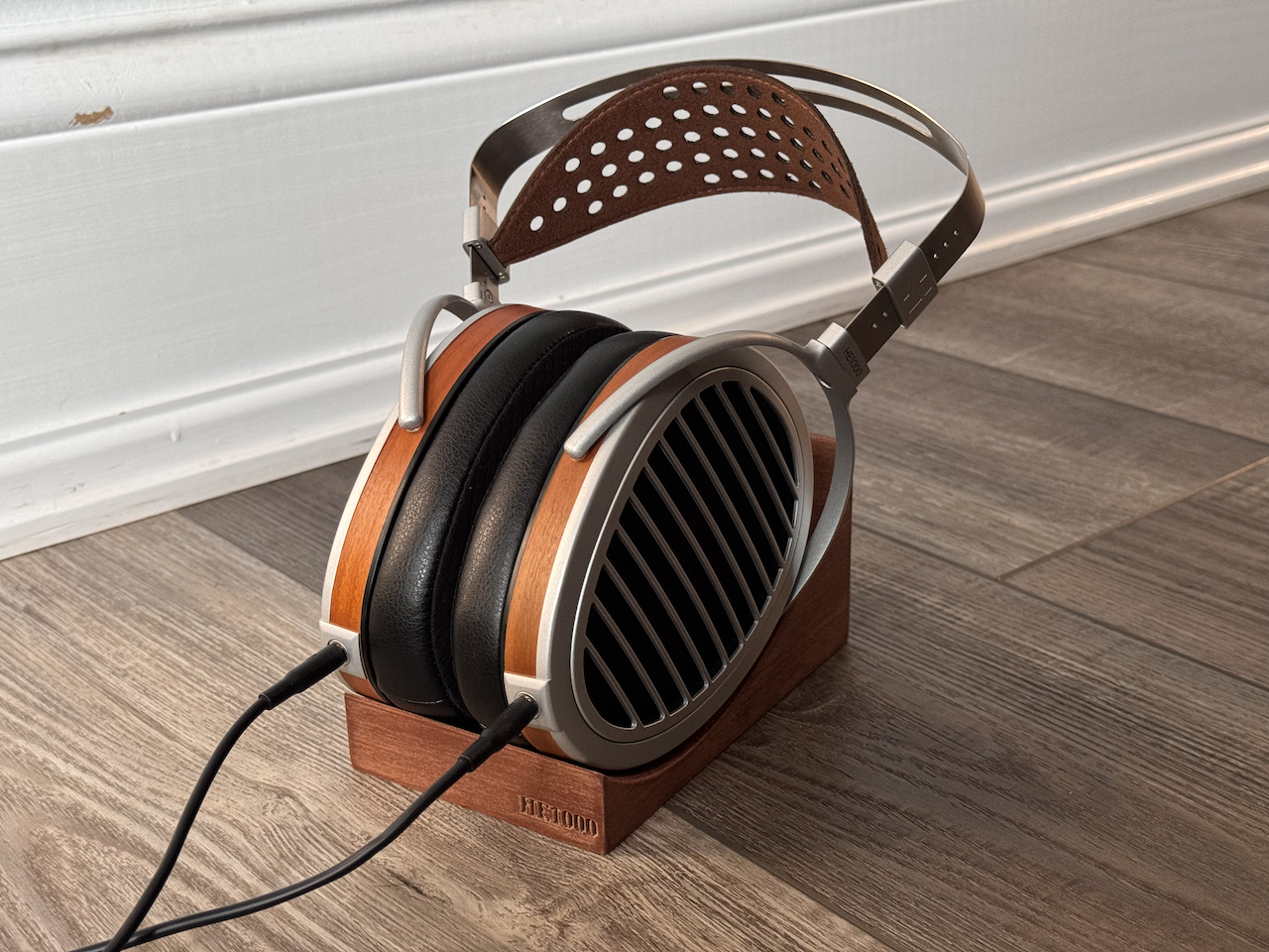 HiFiMan Headphone Stand - HE1000, Arya por TechNICKal3D | Descargar ...
