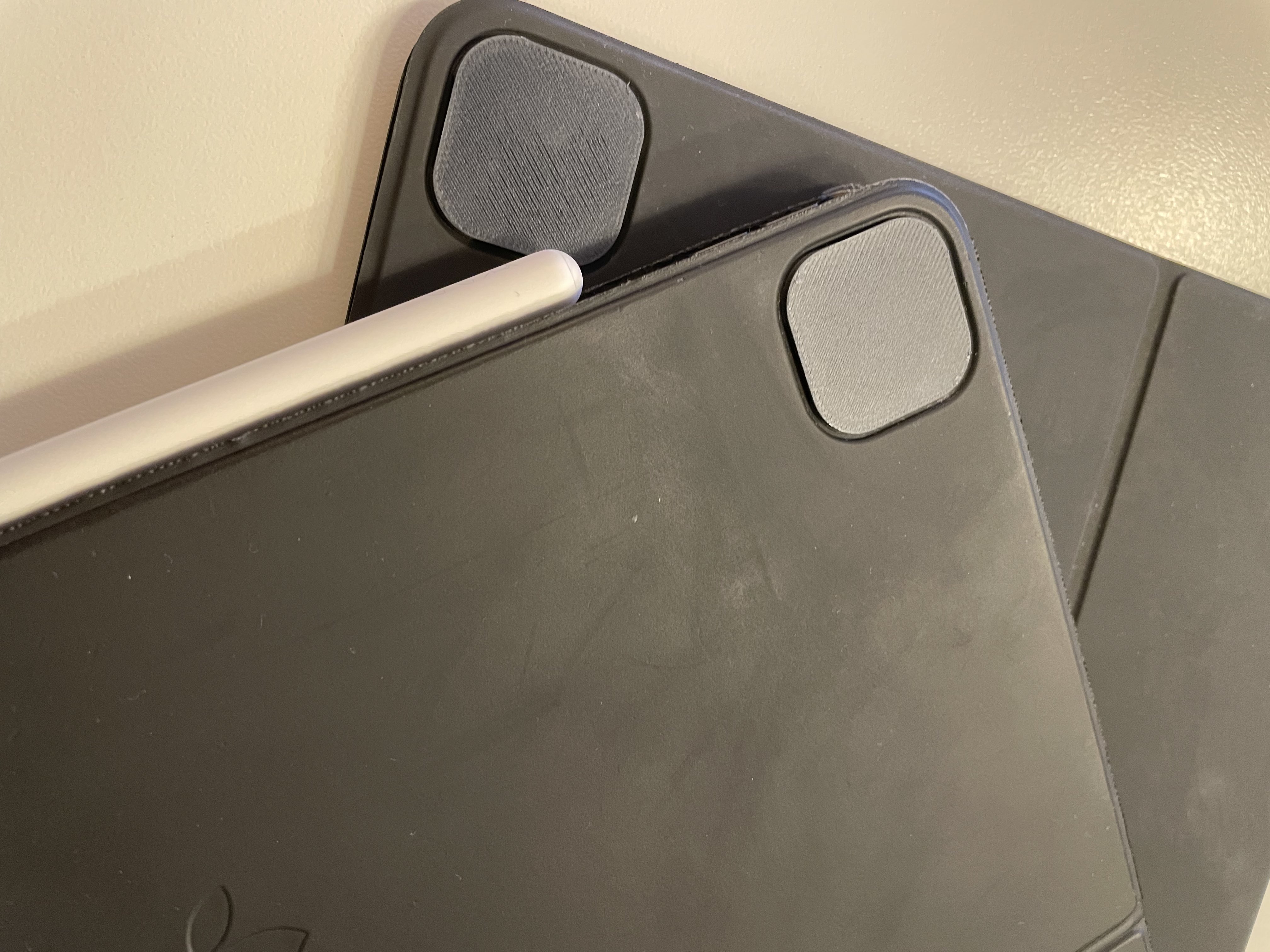 Paranoid iPad back camera cover by Domo_Dev | Download free STL model ...