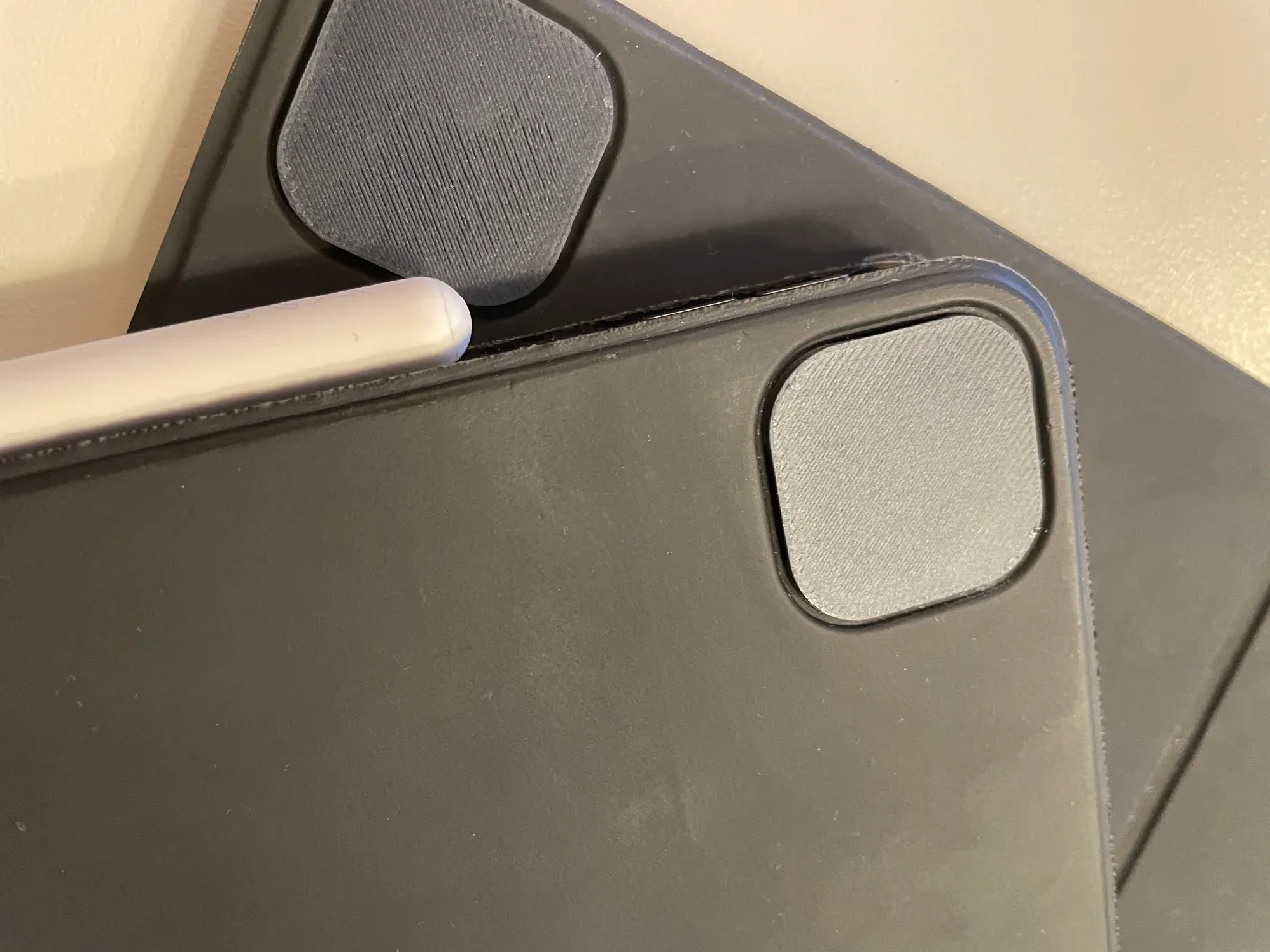 Paranoid iPad back camera cover by Domo_Dev | Download free STL model ...
