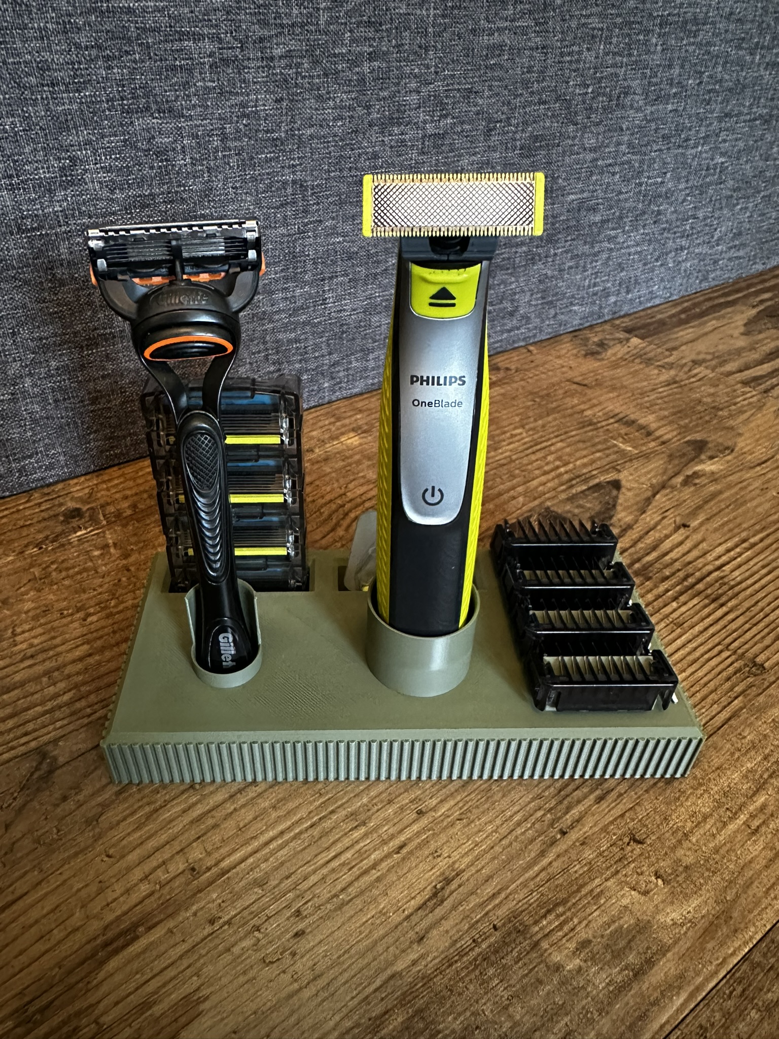 OneBlade Combo Razor Organizer by Tux | Download free STL model ...
