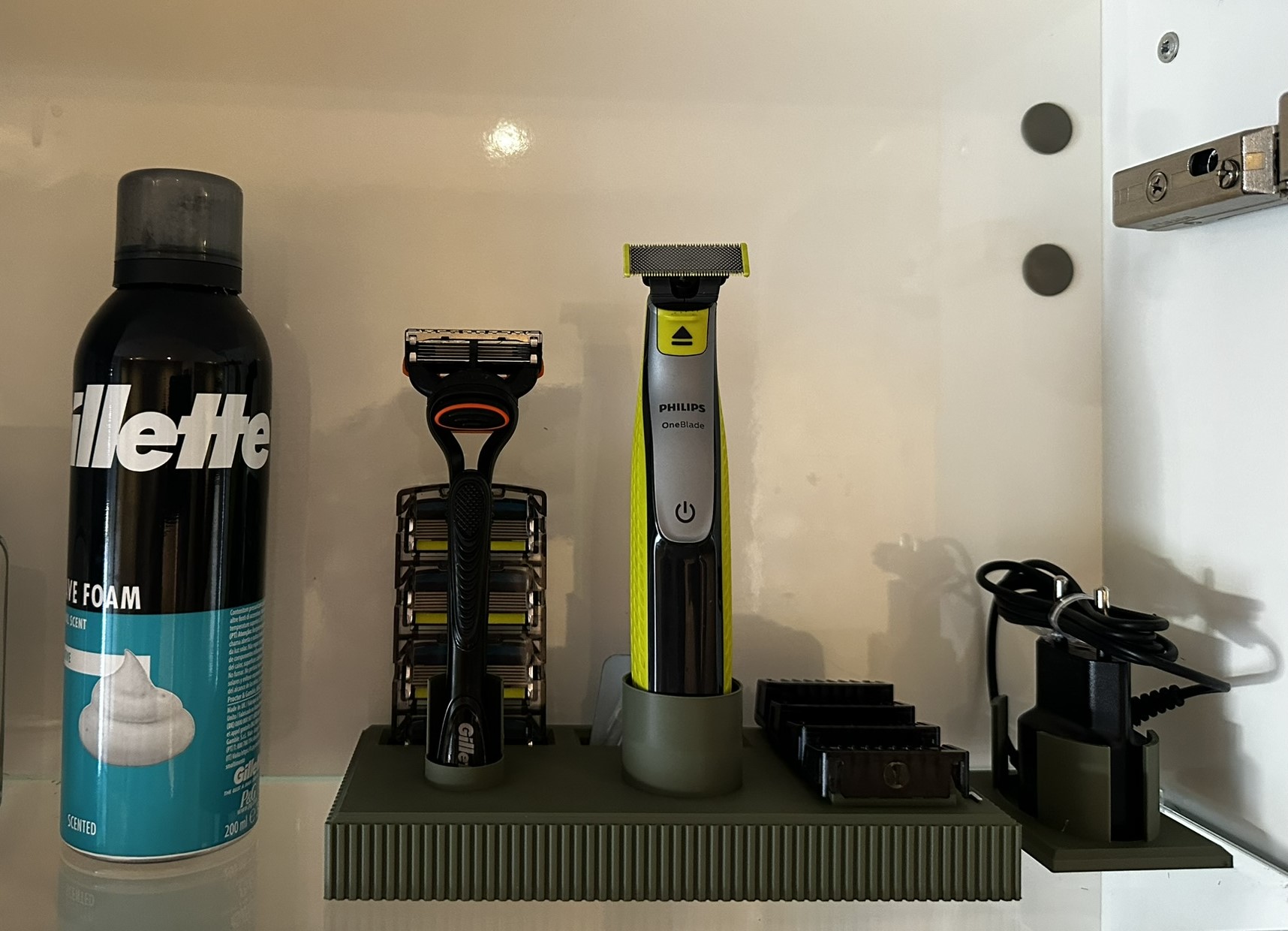OneBlade Combo Razor Organizer by Tux | Download free STL model ...
