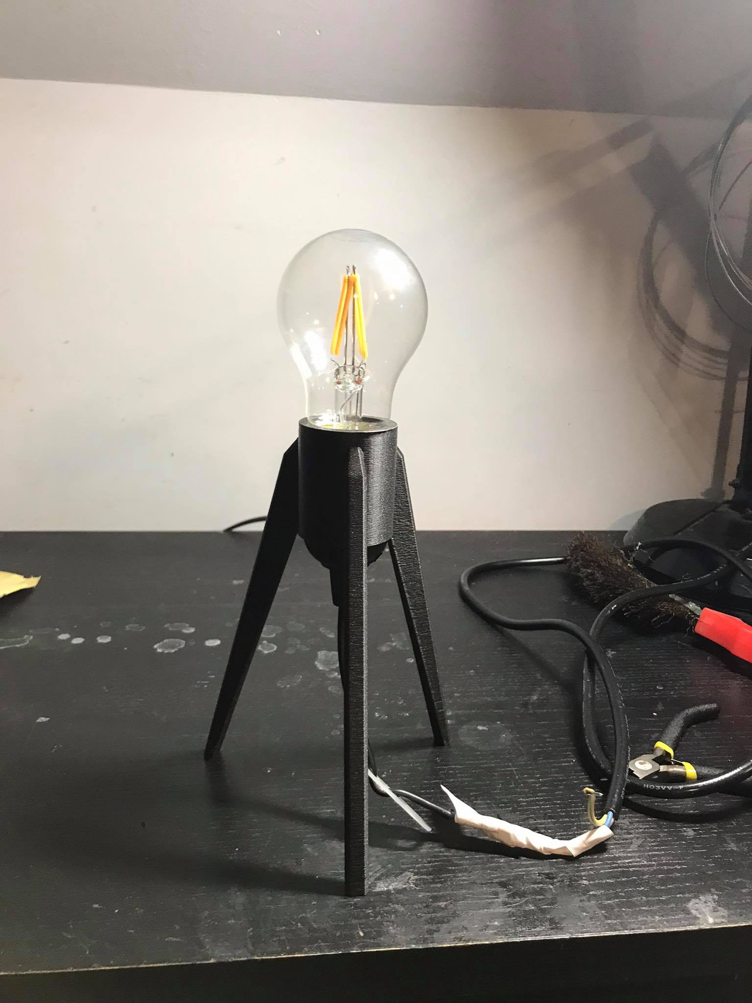 Light bulb legs by Katona Dávid | Download free STL model | Printables.com