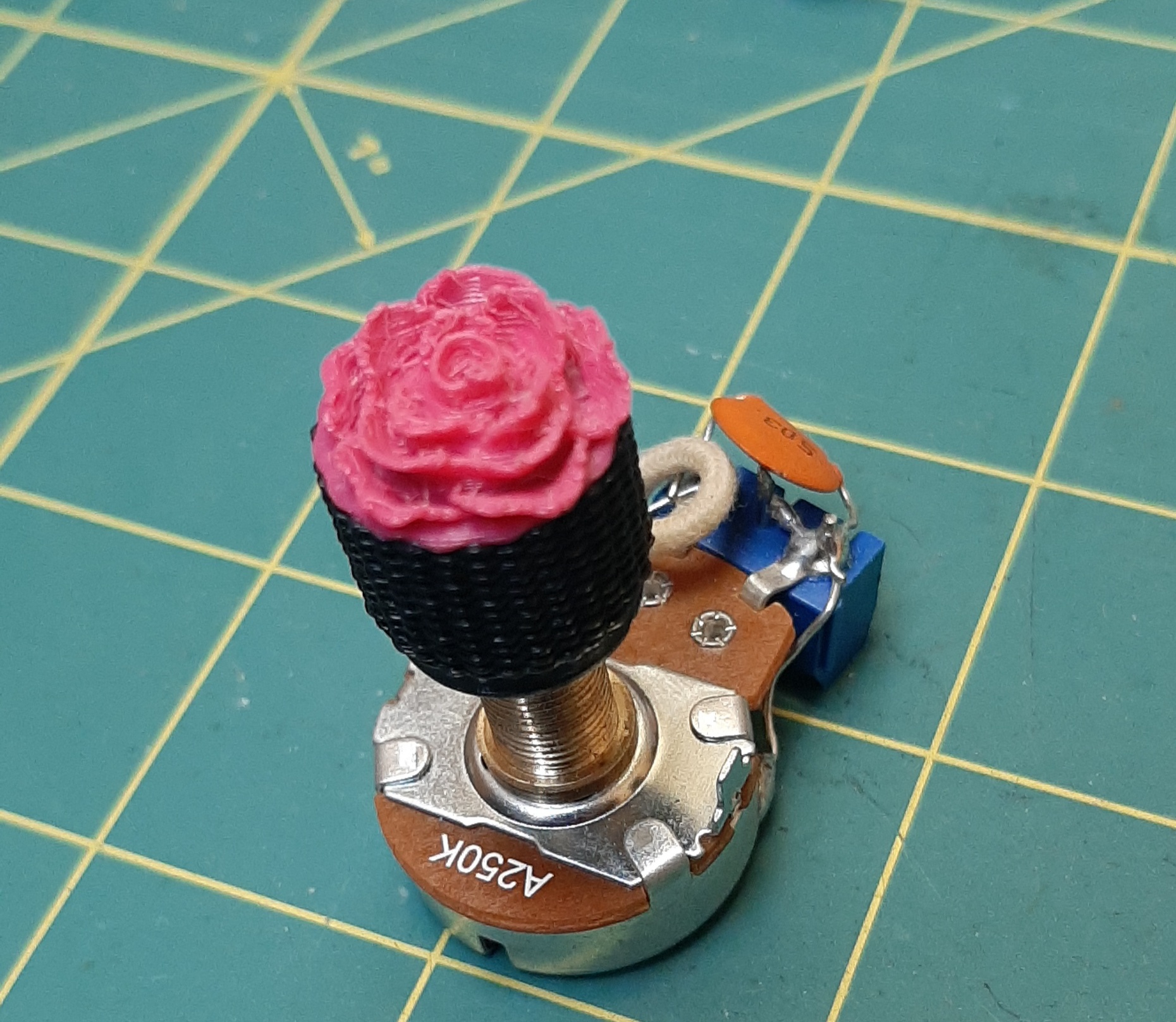 Rose knurled potentiometer knob, 6mm ID, printer knob by PanzerDesign ...