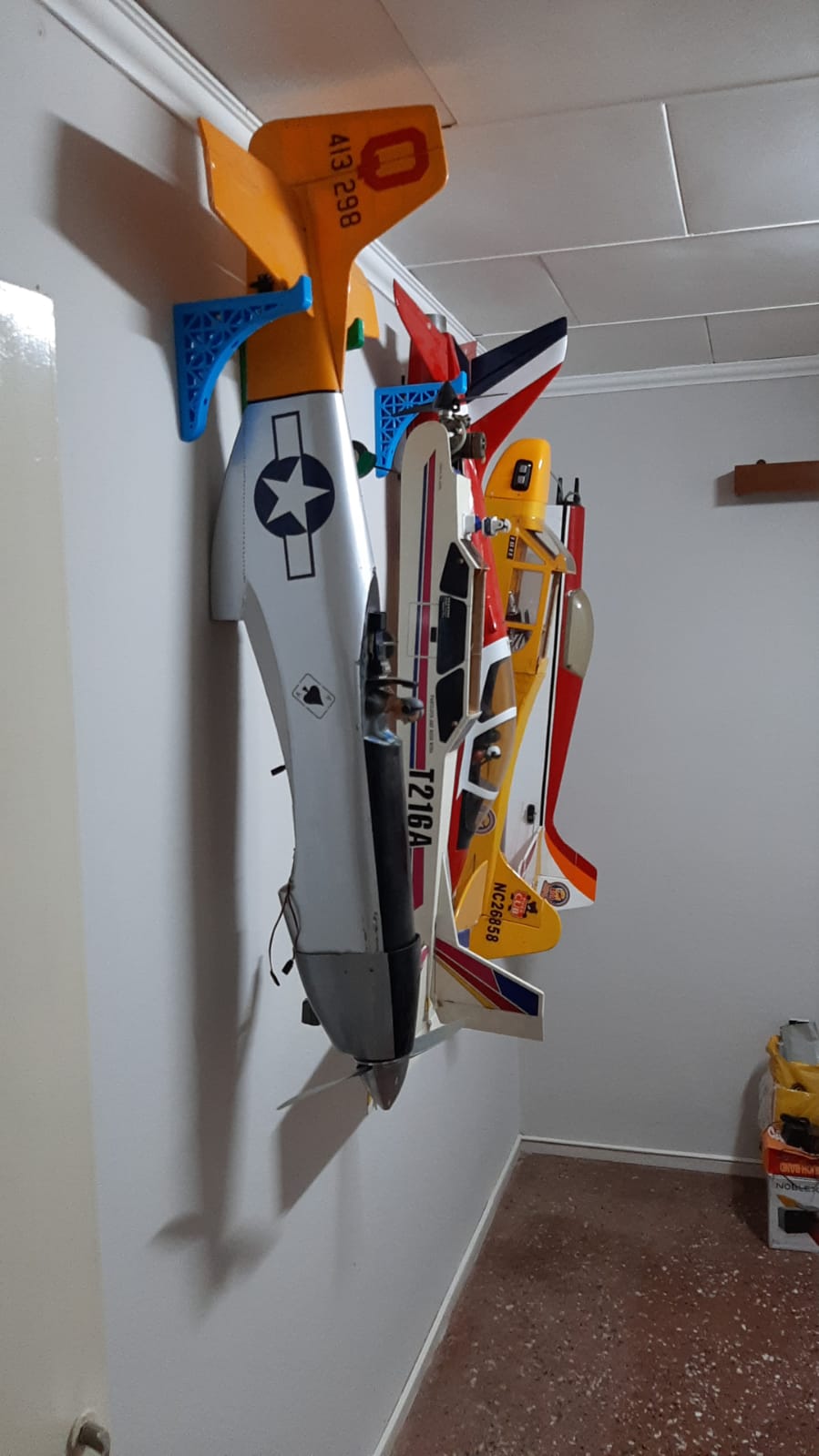 Plane wall mount by Thiago Riegler | Download free STL model ...