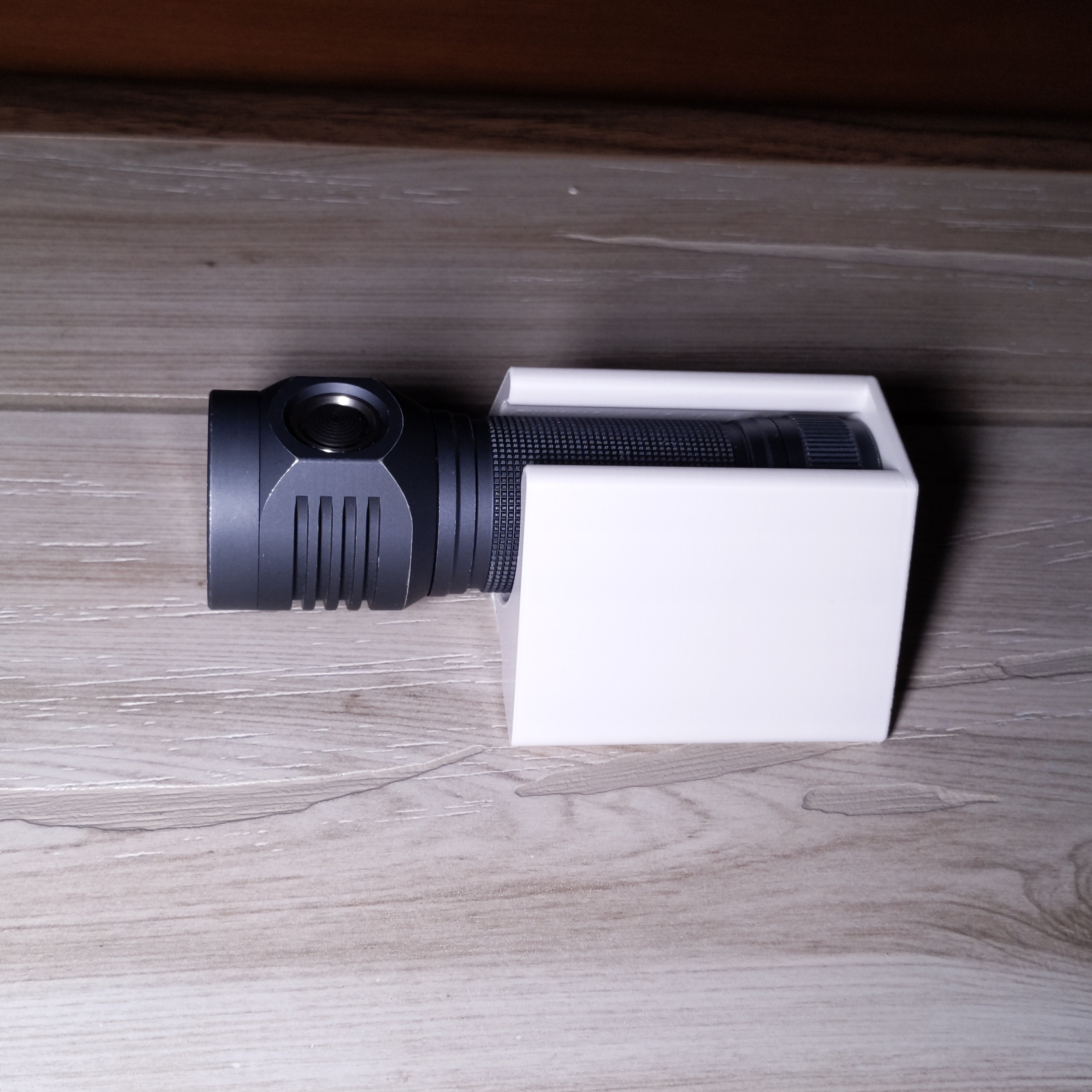 Wall Mounts for Flashlights by Spicy3d | Download free STL model ...