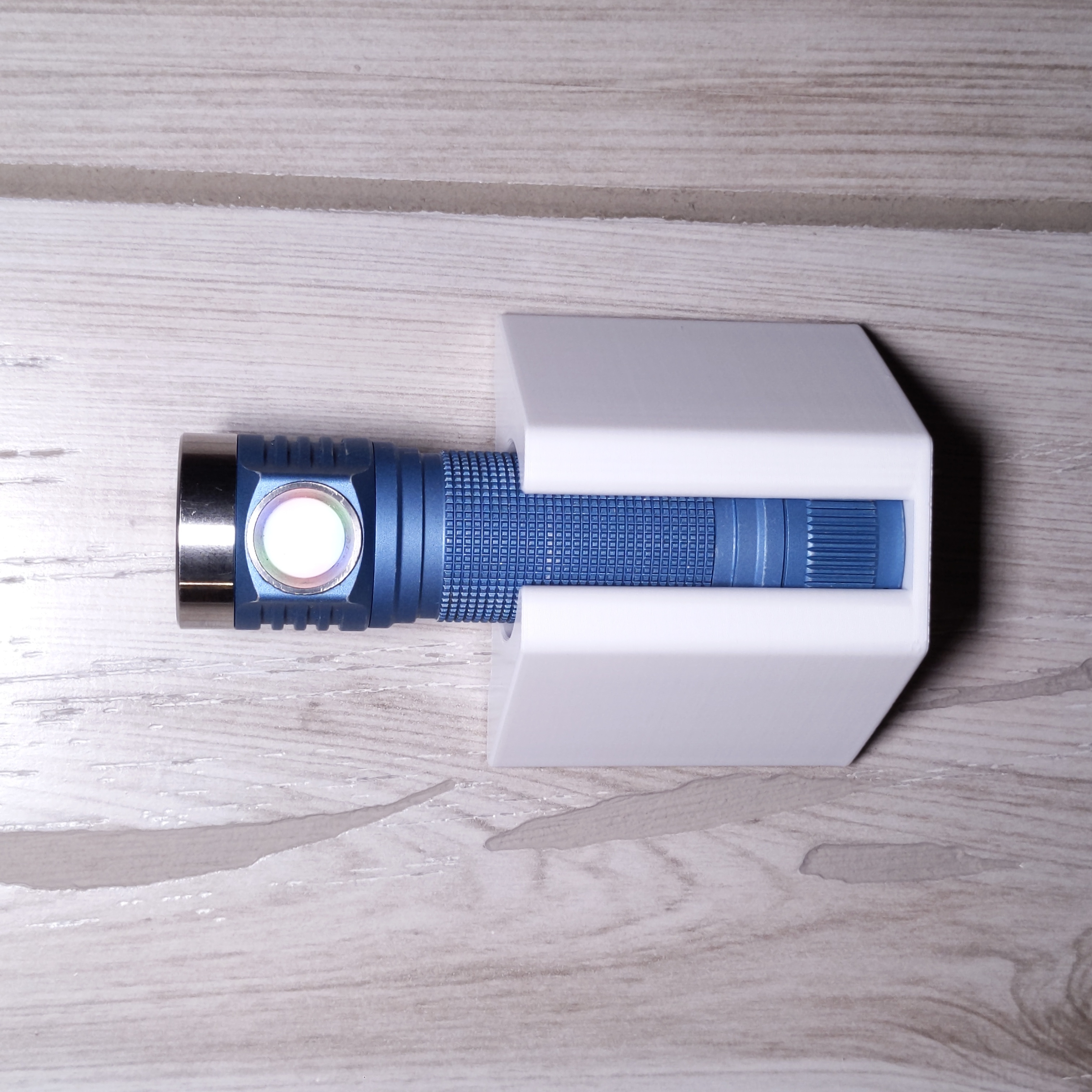 Wall Mounts for Flashlights by Spicy3d | Download free STL model ...