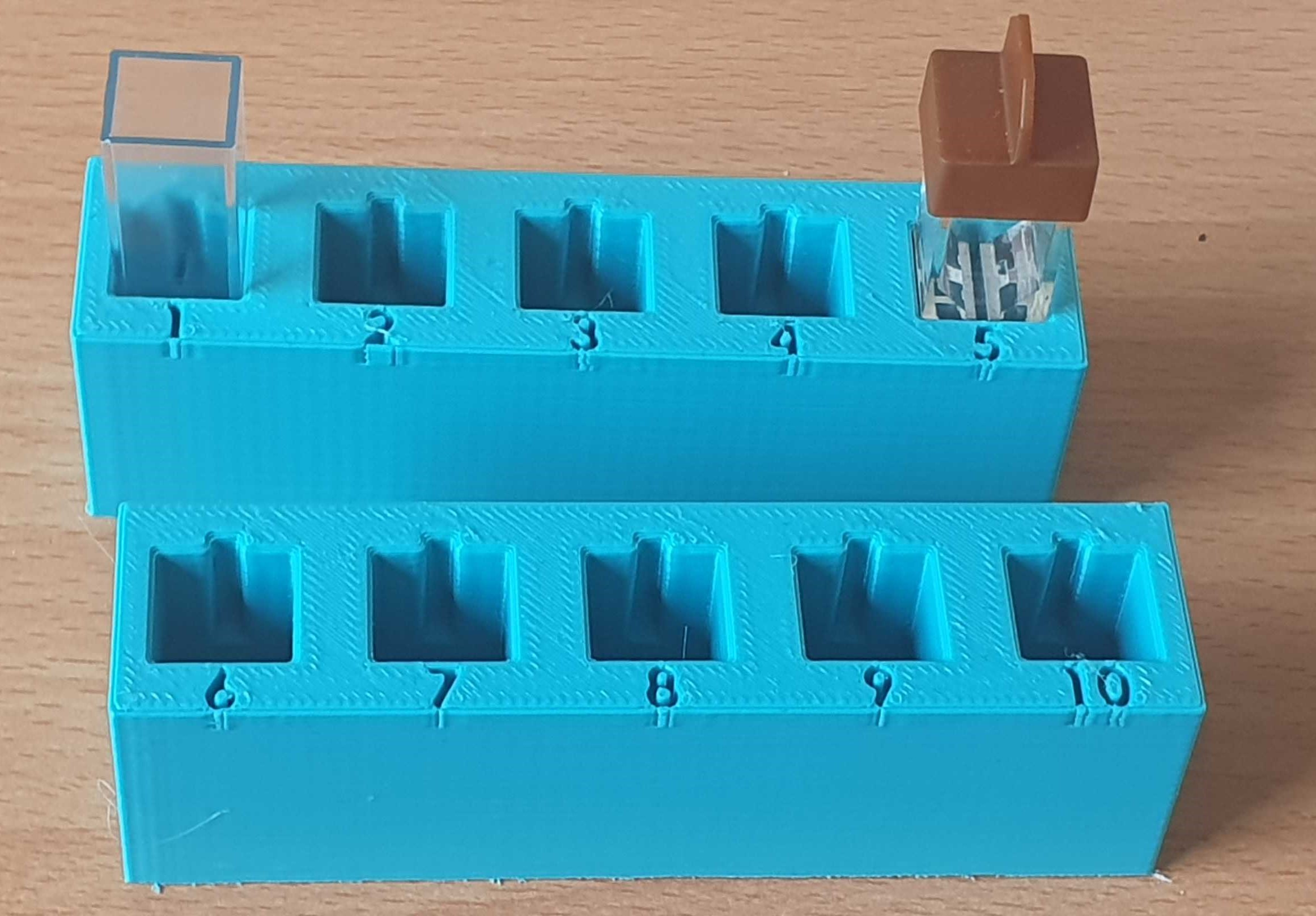 Spectrophotometer and Electroporation cuvettes tray by Araneus0390 ...