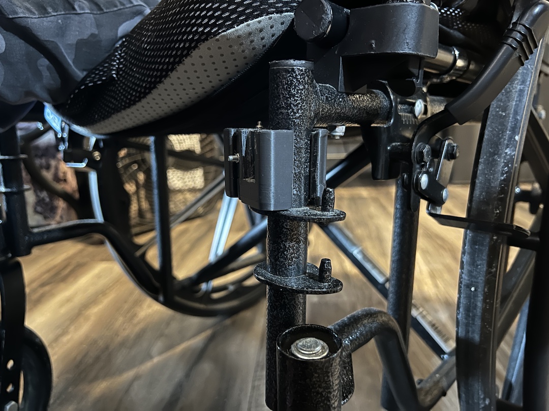 Medline and Universal Wheelchair Clamp for Cupholders and Phoneholders ...