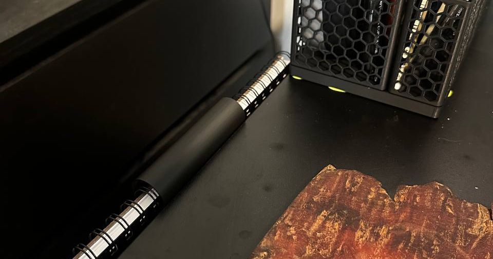 Slimline notepad holder by TonyThePrwn | Download free STL model ...