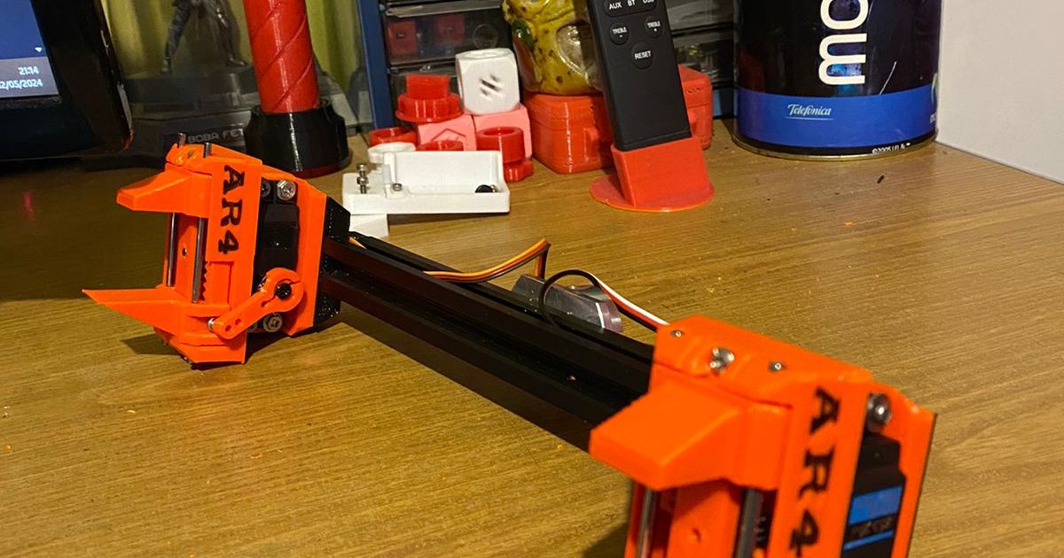 Double AR4 Servo Gripper for MK52 Prusa Bed by Mateo Cruz | Download ...