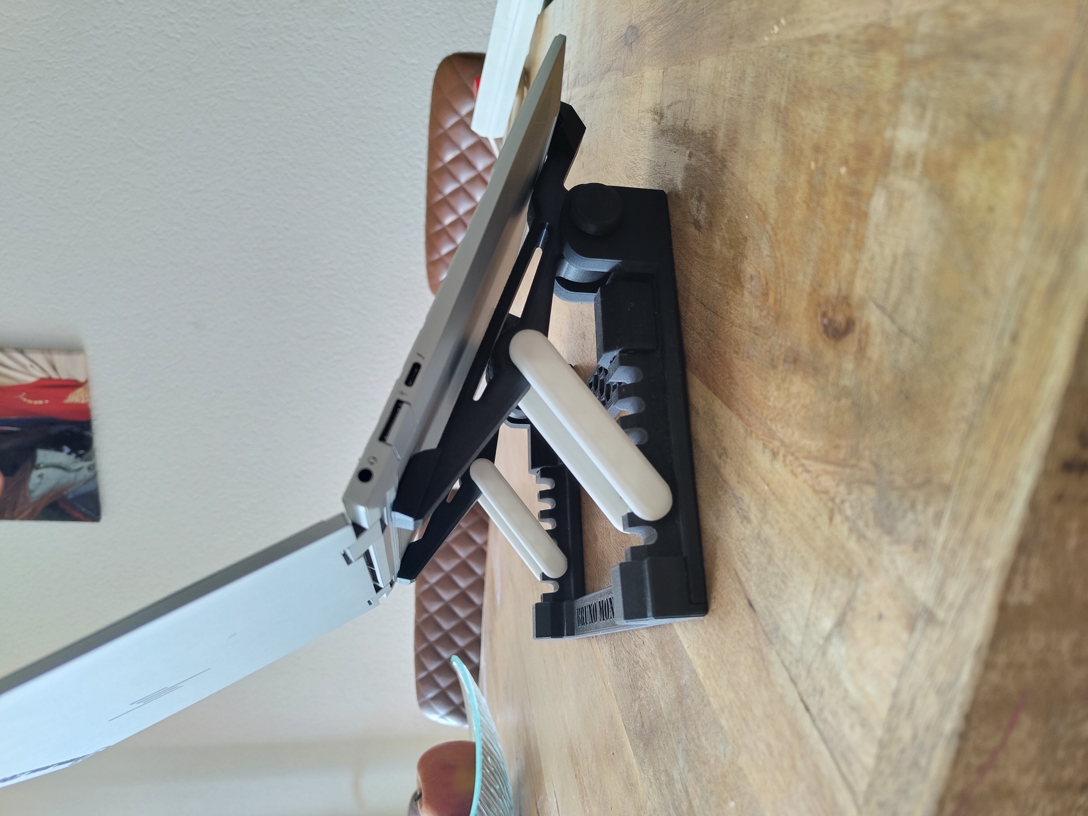 Notebook stand by Bruno Monteiro | Download free STL model | Printables.com