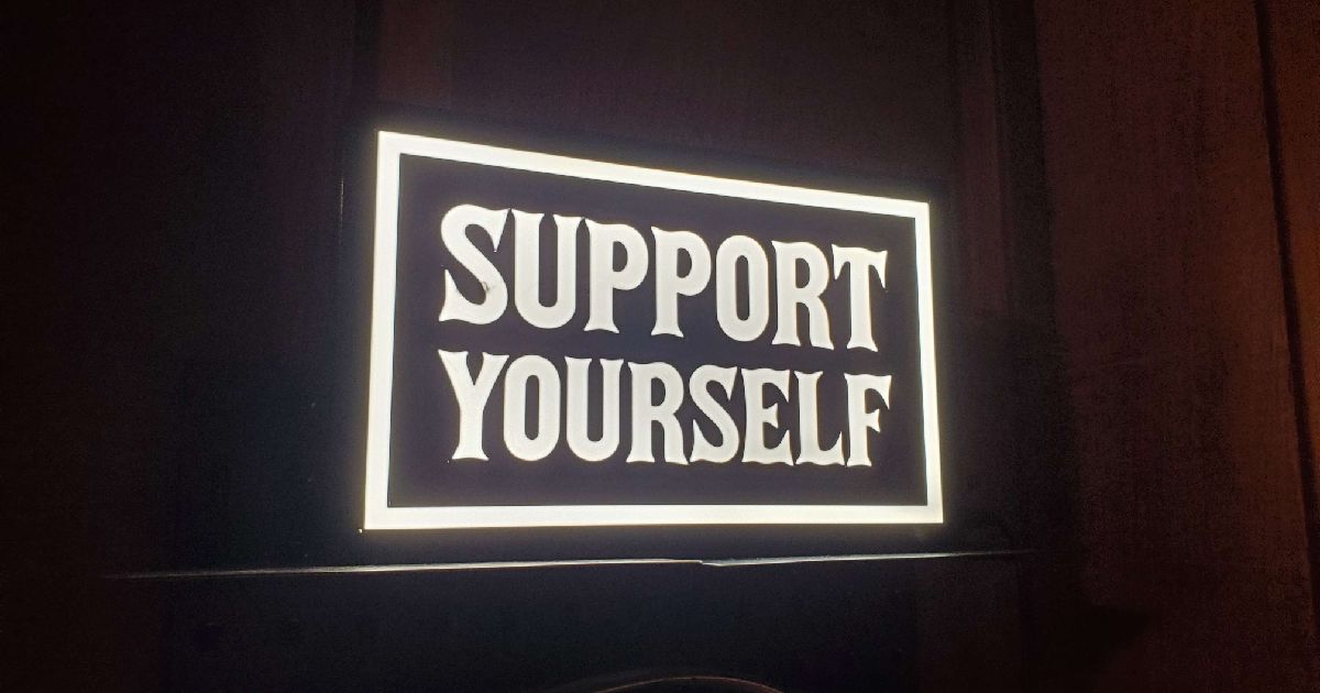 Support Yourself LED Lightbox by Skooter | Download free STL model ...