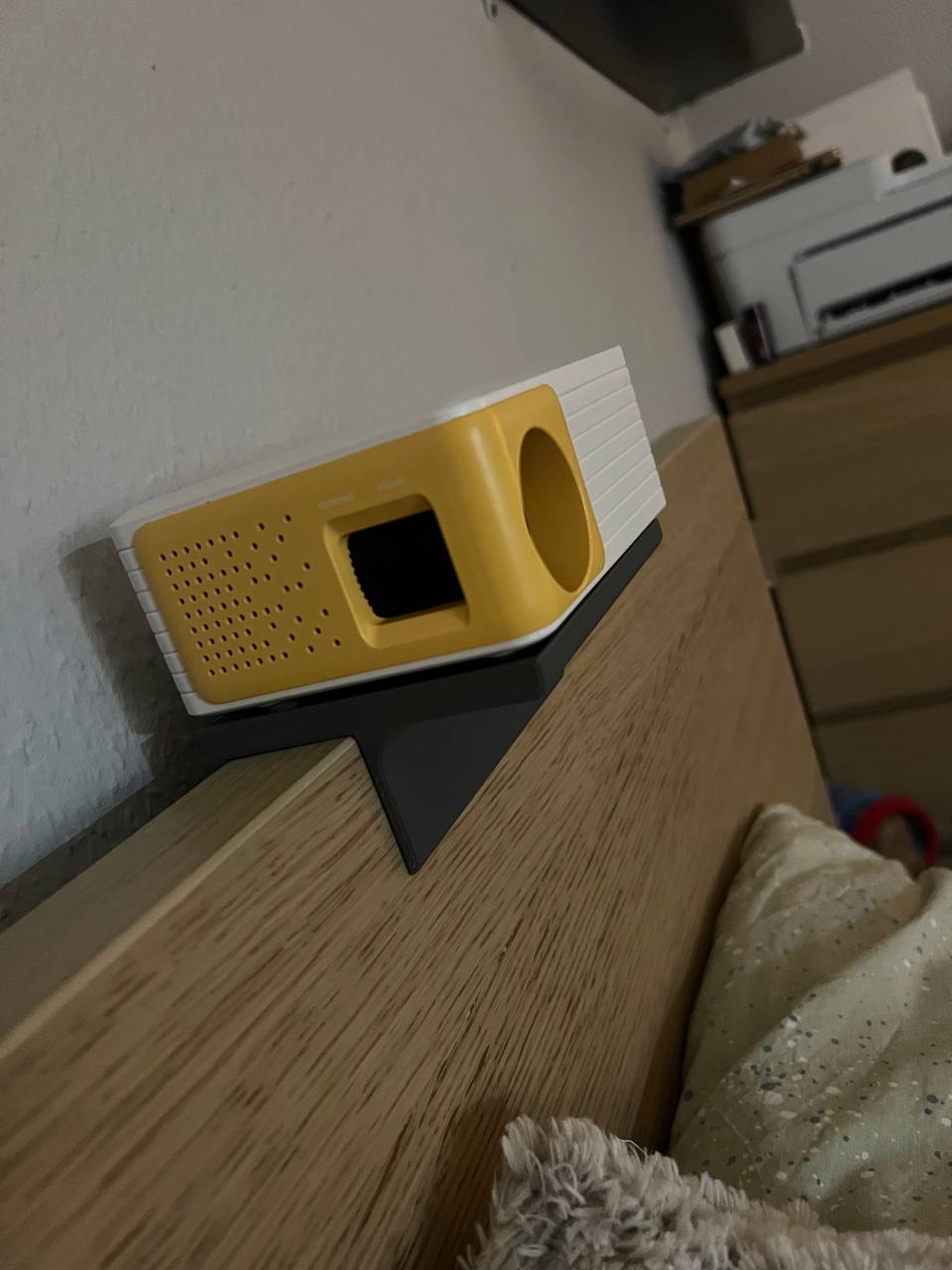 Mini Beamer Bed Frame stand by Michael Richter | Download free STL ...