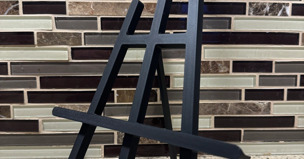 Desk Top Easel With Integrated Hinge - PRINT IN PLACE by VanillaWafer ...