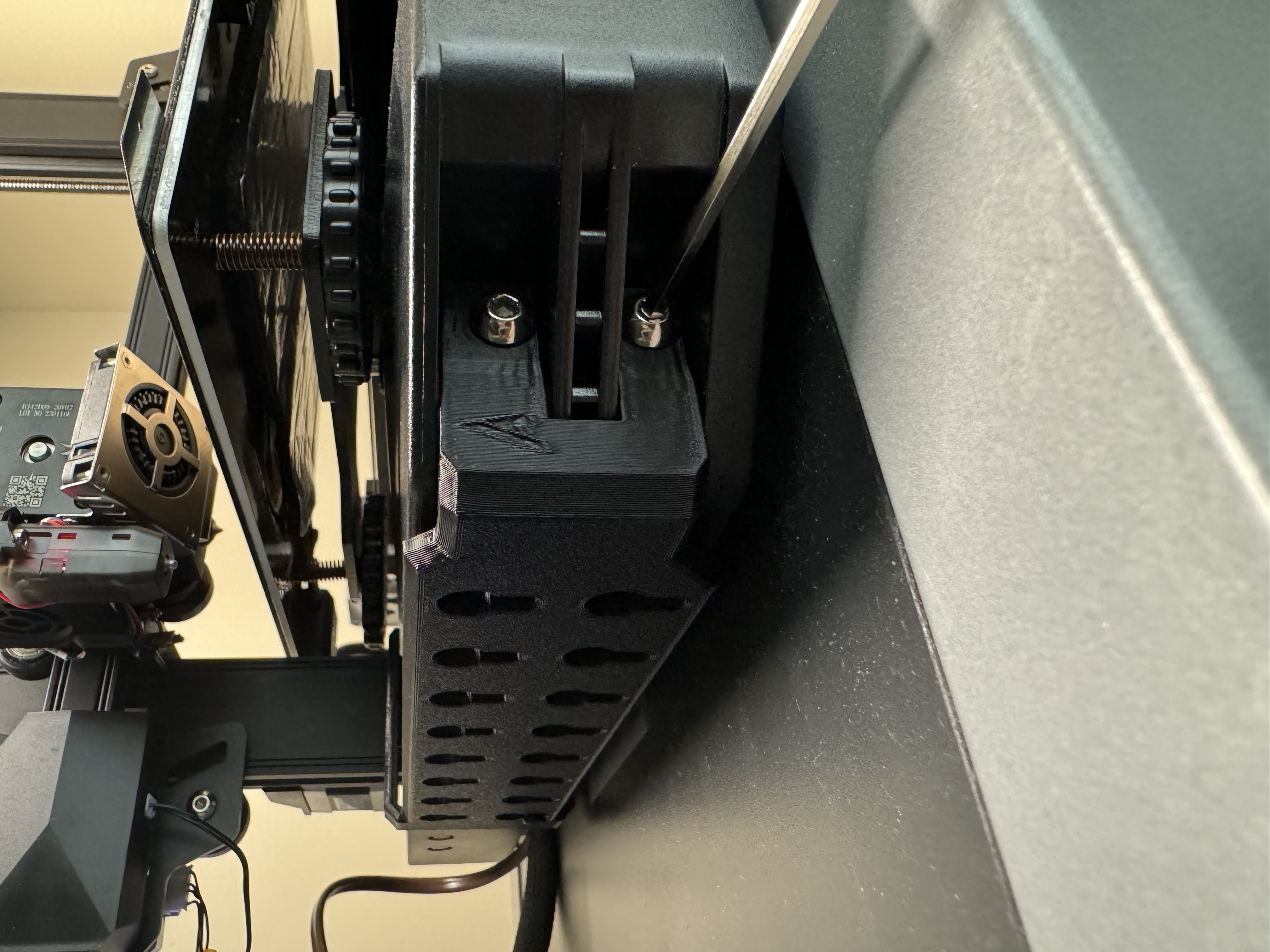 Modular Keyhole Mounting System for Ender 3 S1 Pro by Auxeno | Download ...