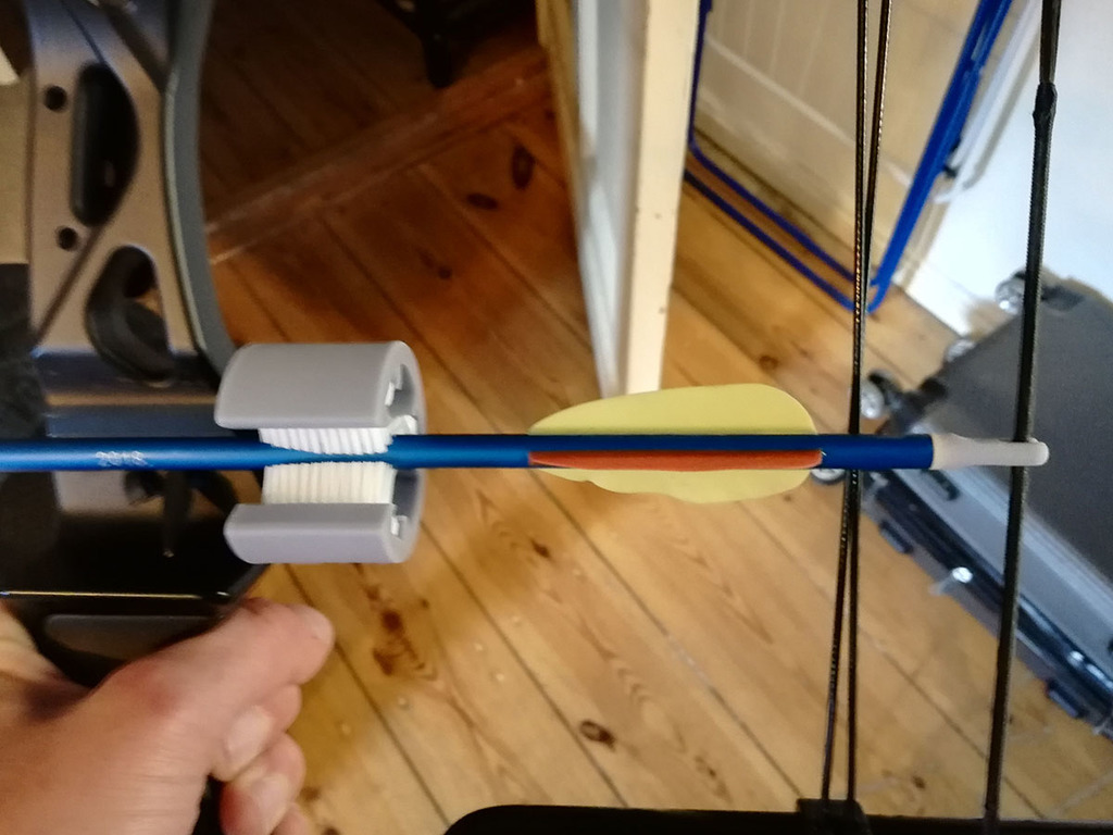 DIY Brush Arrow Rest for Compound Bows (Using Toothbrushes) by Lapelv ...