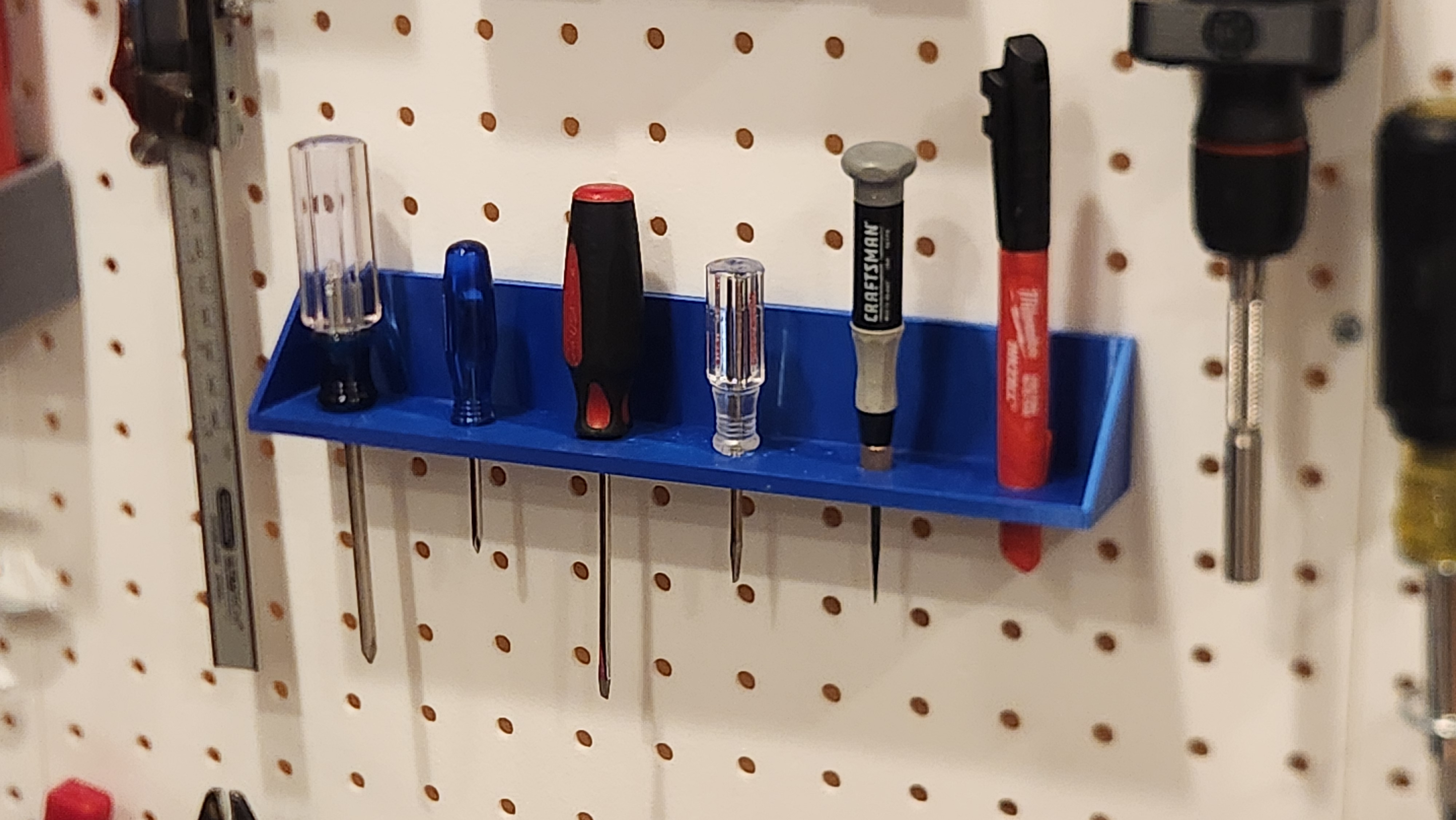 Parametric Pegboard Screwdriver Holder by Rubiks Cube | Download free STL model | Printables.com