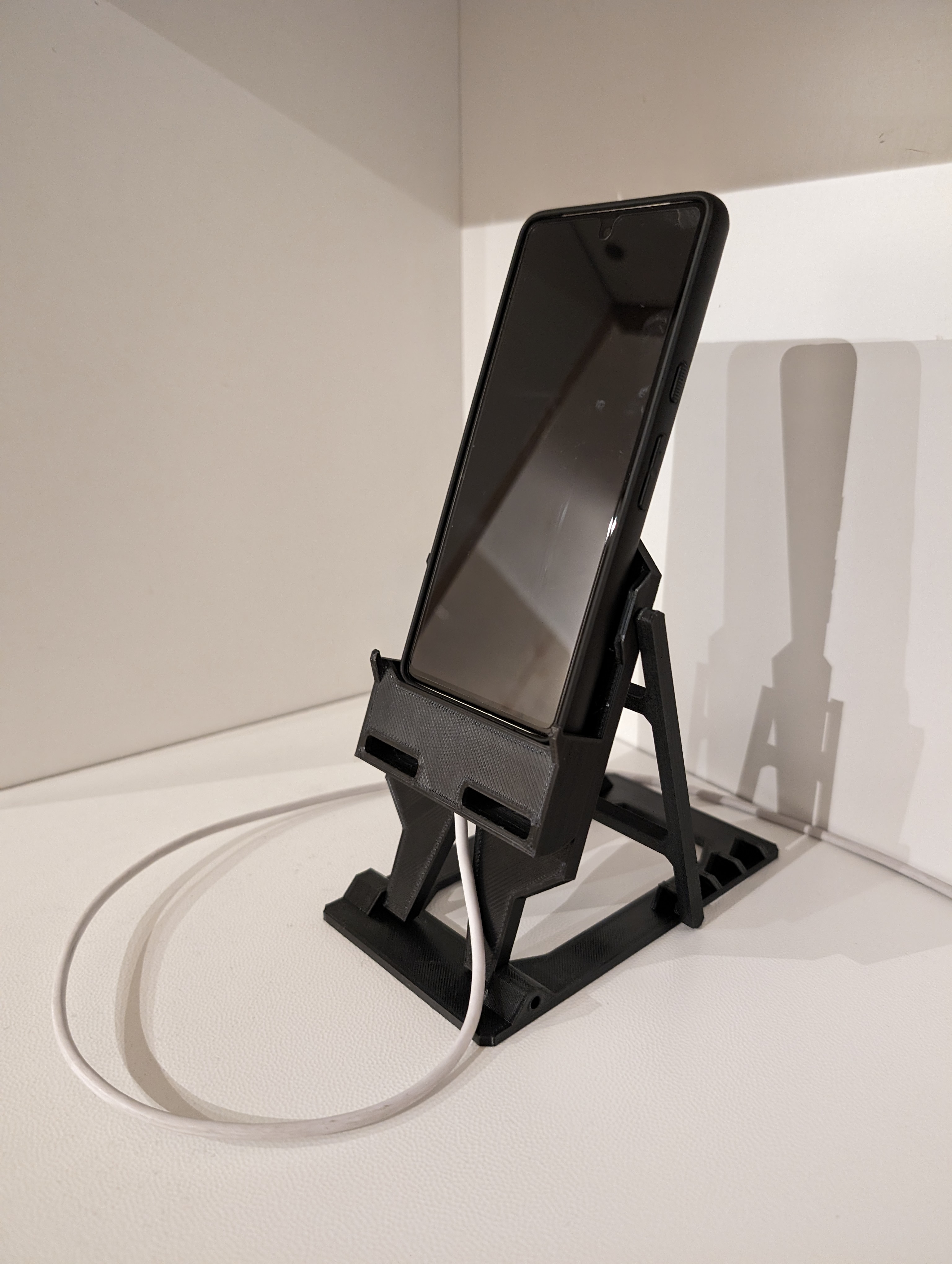 Adjustable phone stand by 3Ddrifter | Download free STL model ...