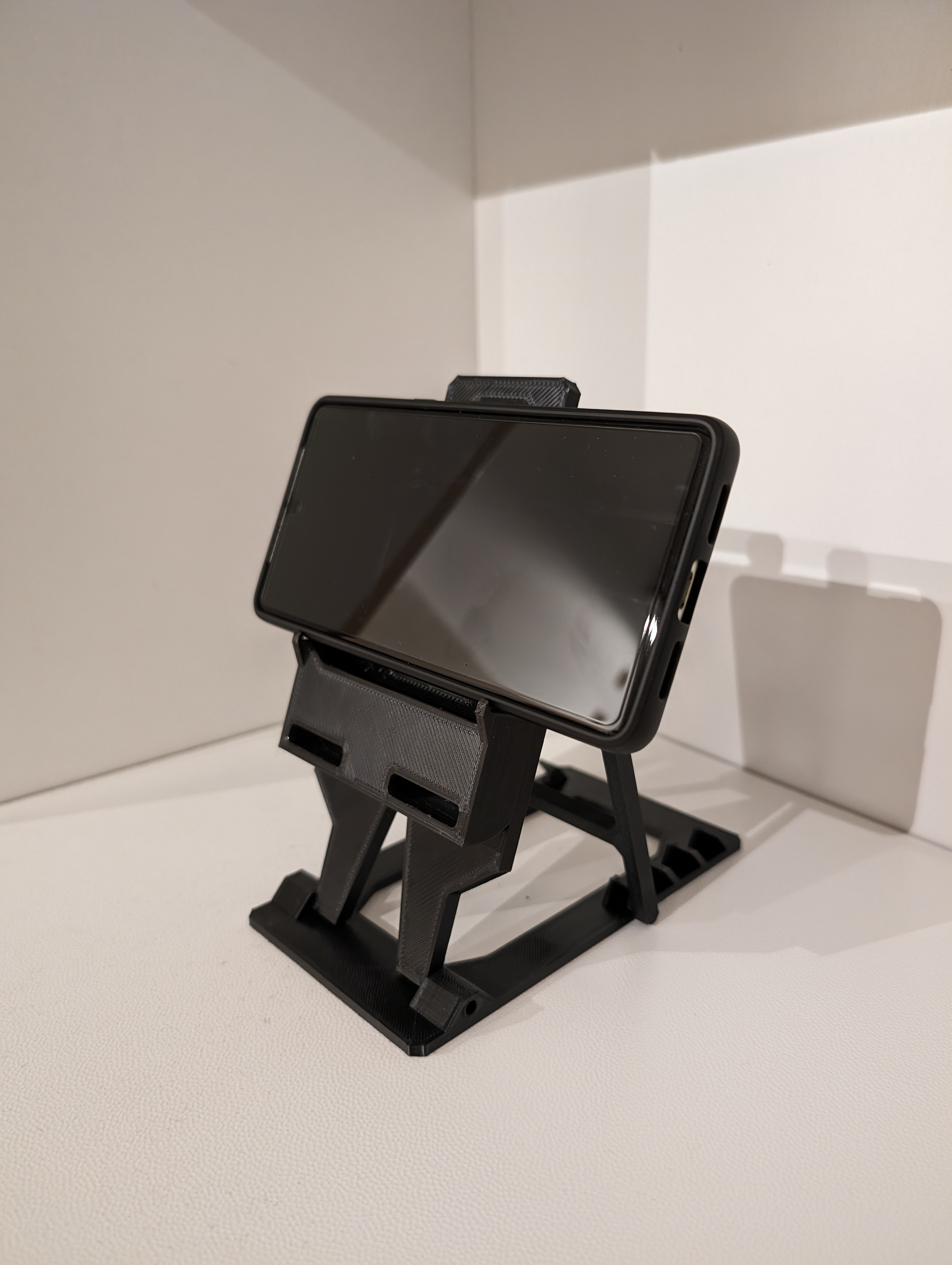 Adjustable phone stand by 3Ddrifter | Download free STL model ...