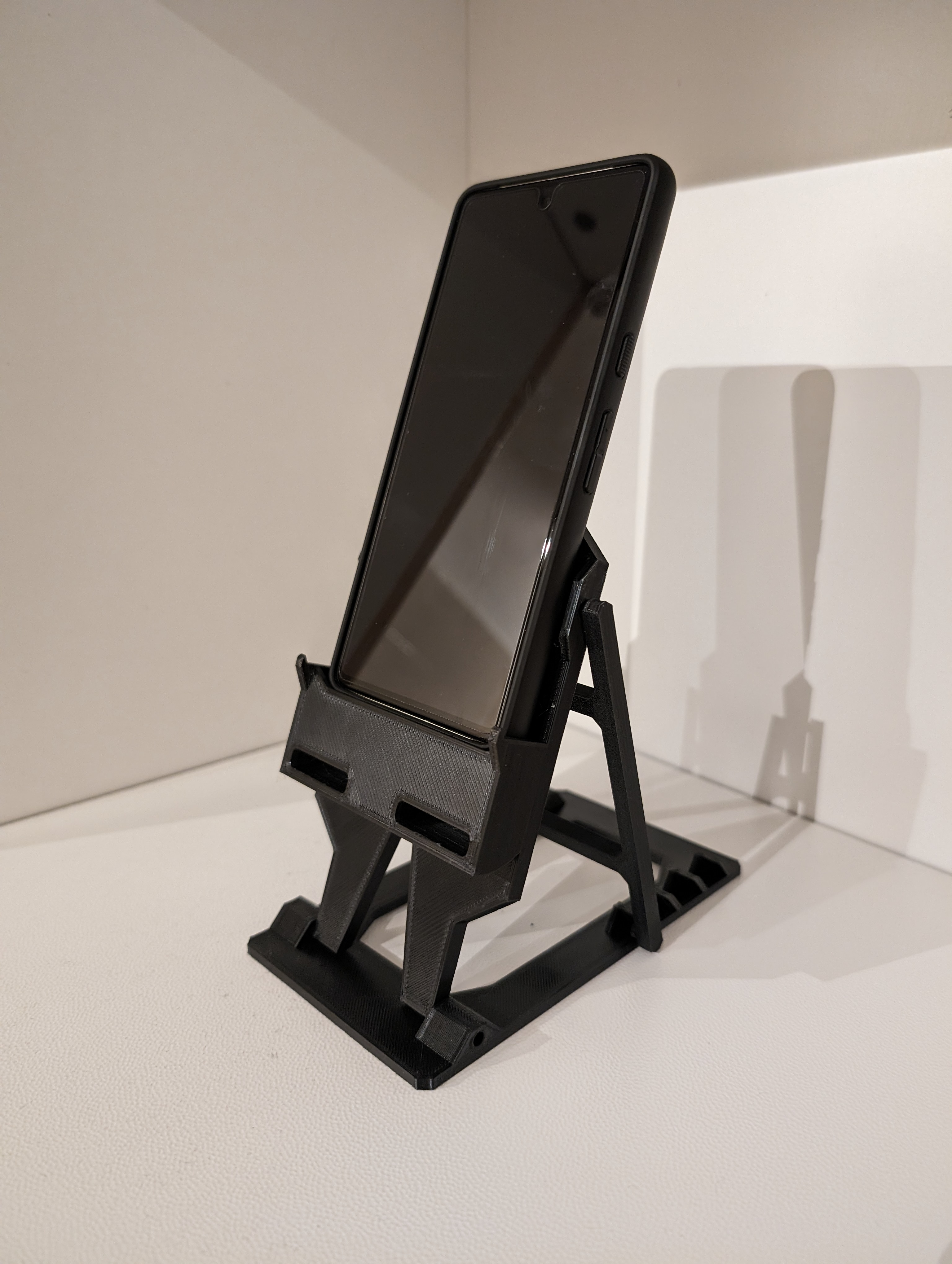 Adjustable phone stand by 3Ddrifter | Download free STL model ...