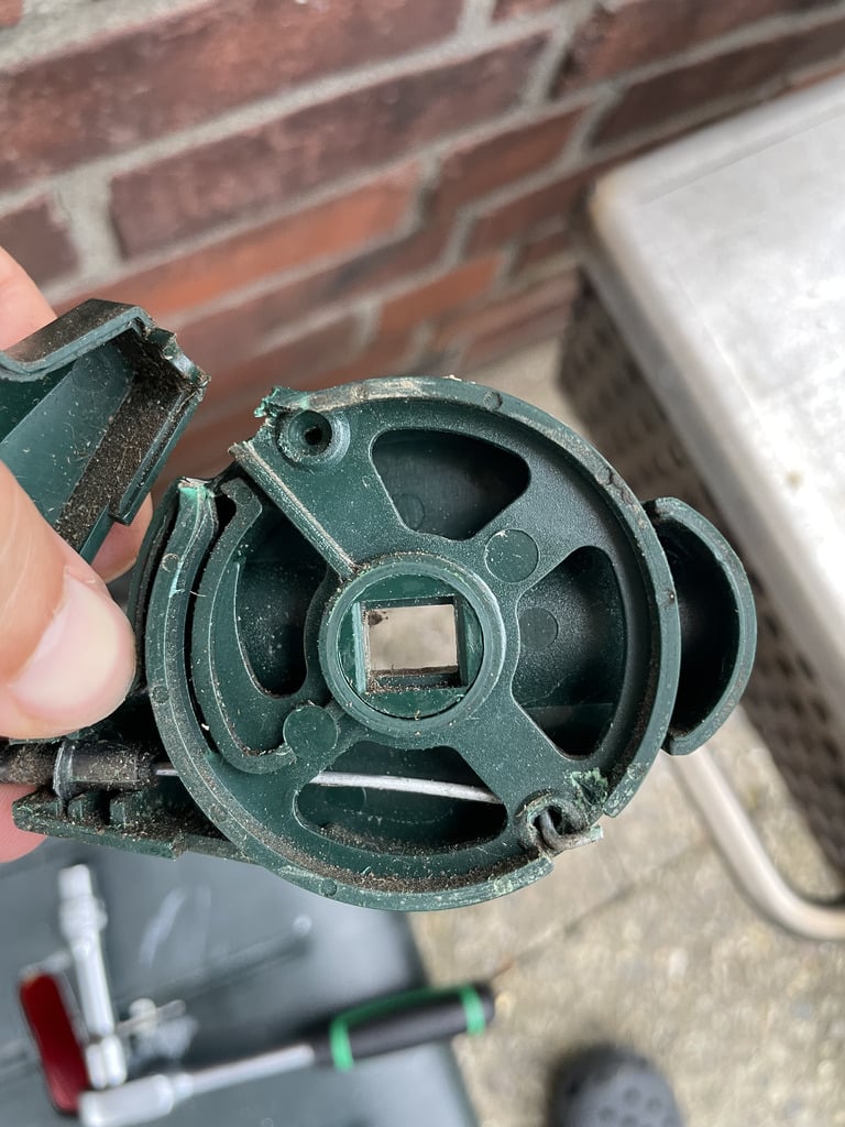 Briggs & Stratton gas throttle lever by Lars414 | Download free STL ...