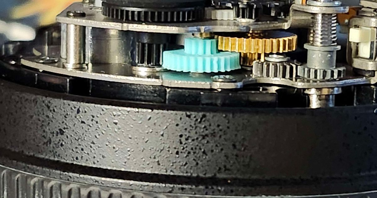 Sigma 70-300mm 1:4-5.6 (Canon EF) Autofocus Gear Replacement by ...