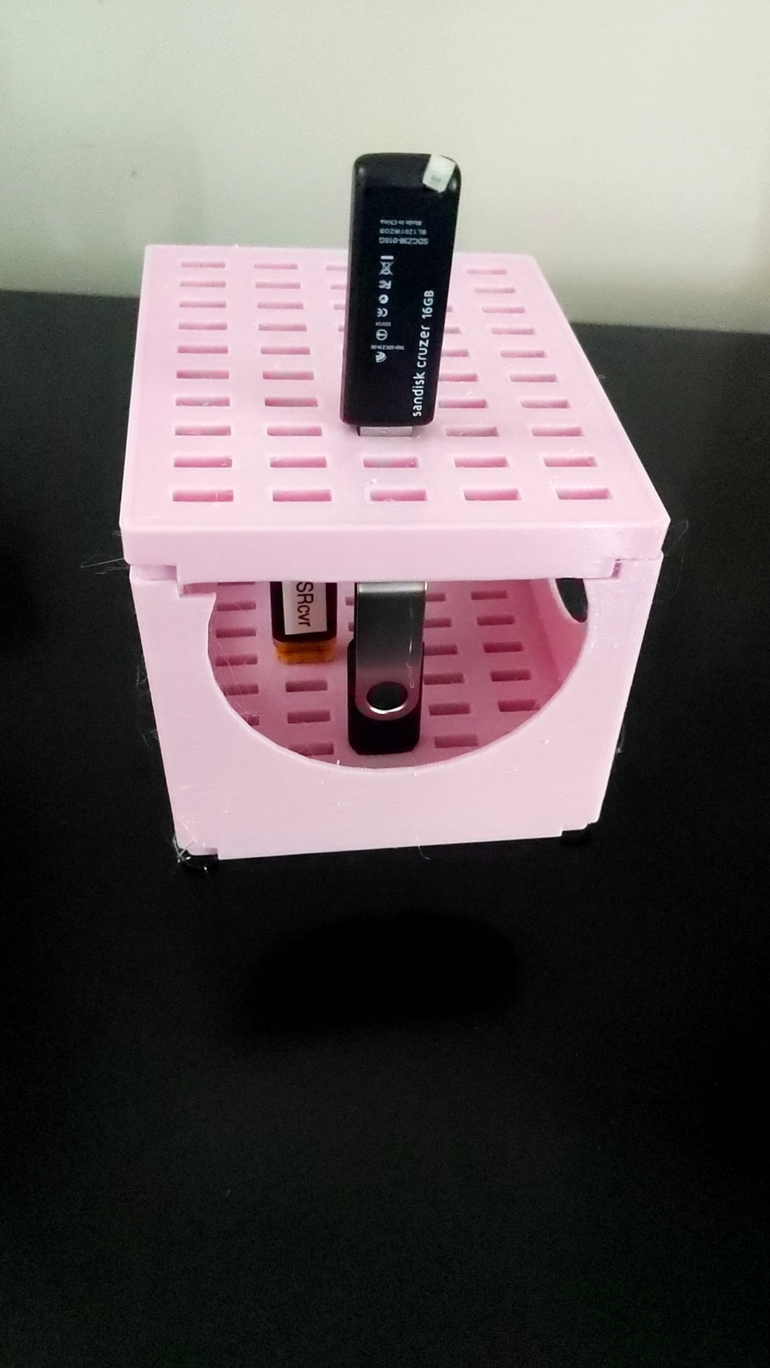 USB Holder, stackable by Tangled | Download free STL model | Printables.com