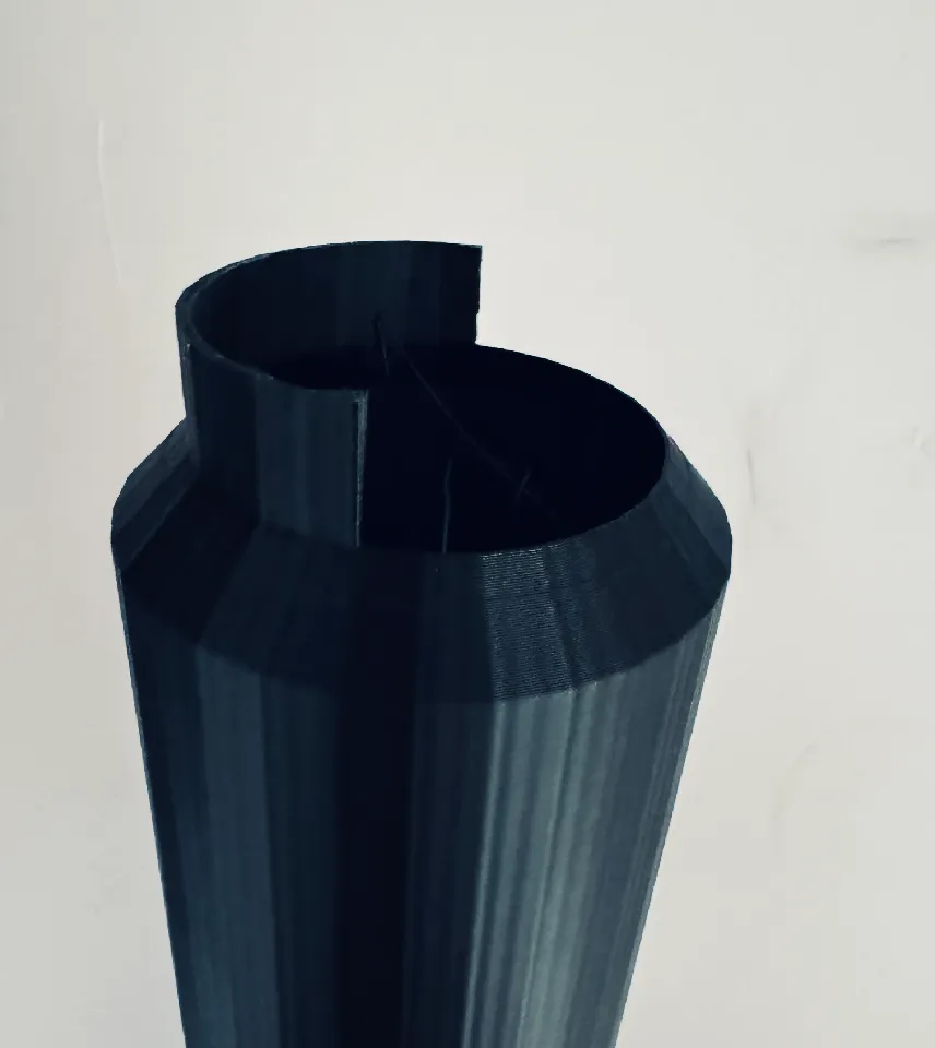 Container with edge lip for filament remainders and small objects. by ...