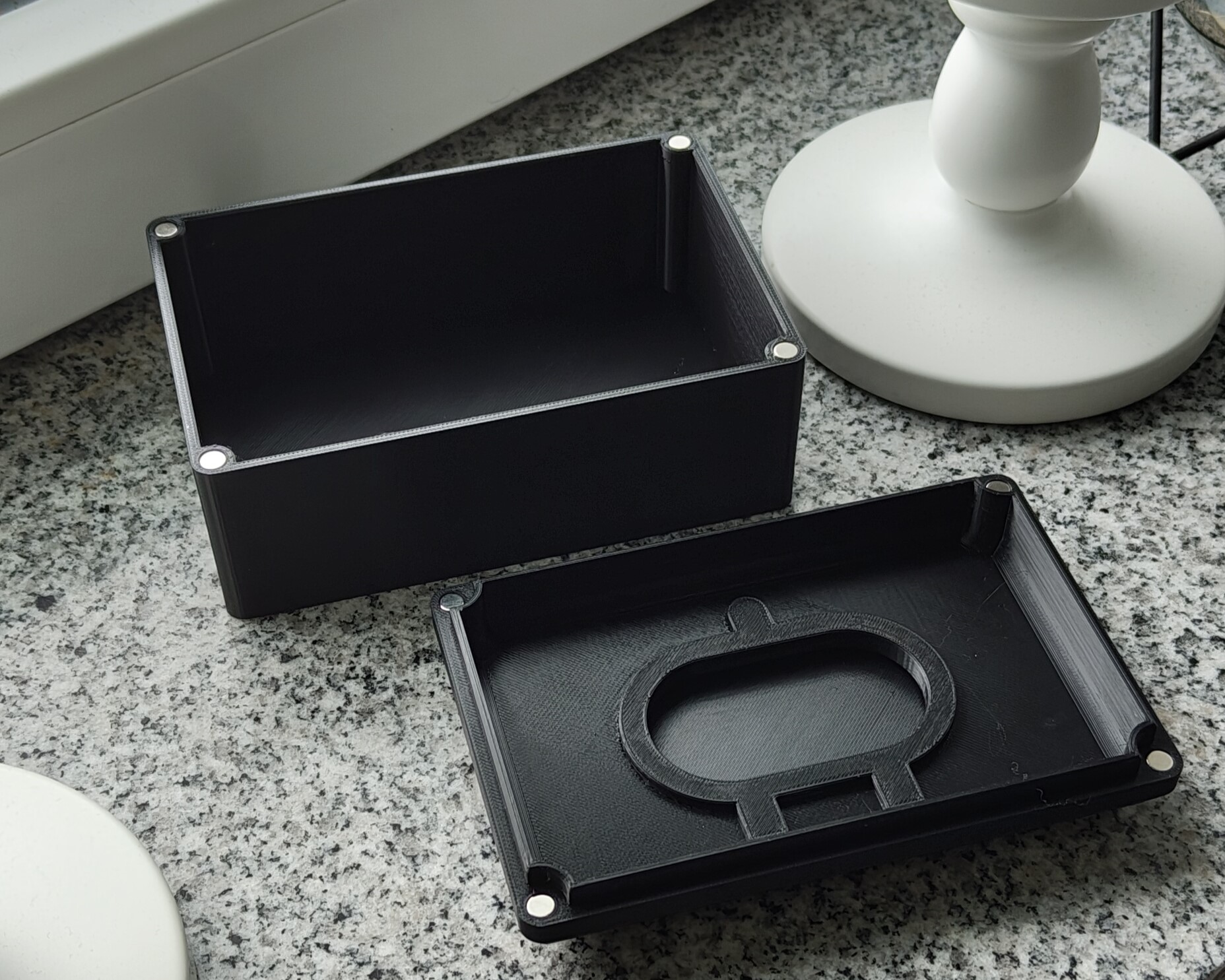 Magnetic box for wet wipes - Two sizes by Screase | Download free STL ...