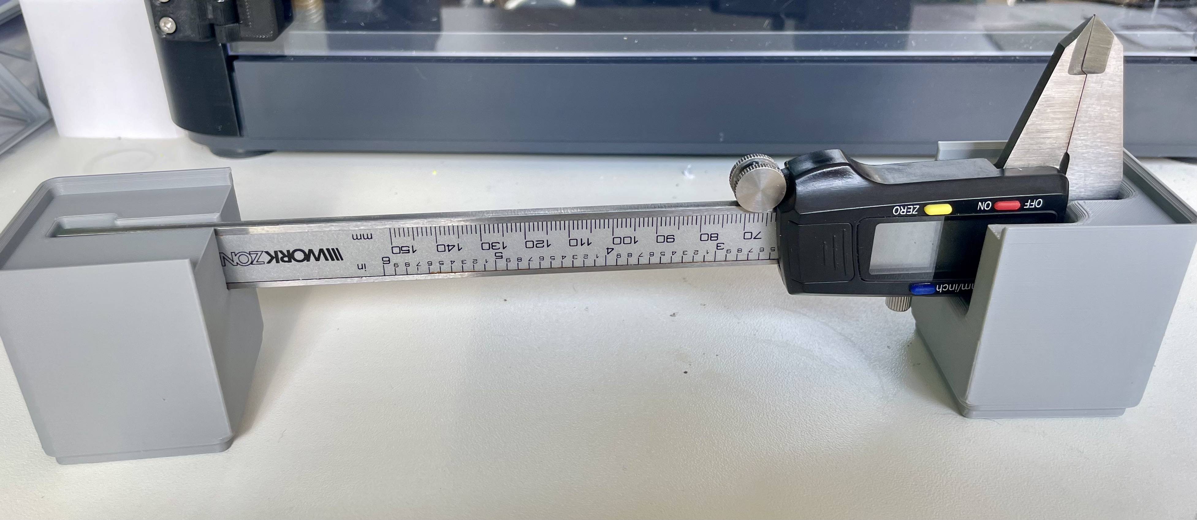 Gridfinity with pin digital caliper holder by Iain Hay | Download free ...