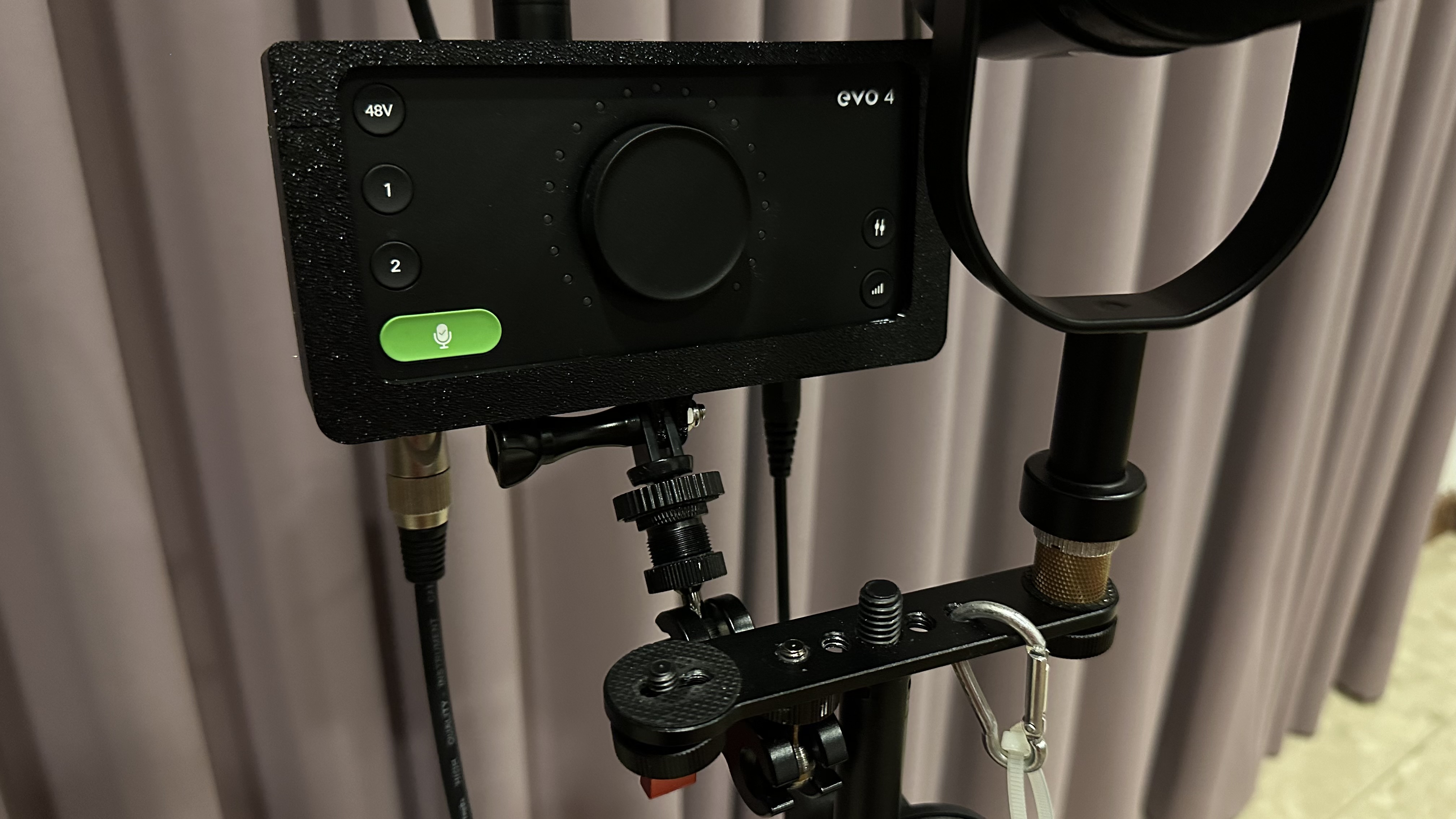 Audient Evo 4 mount support for tripods by MarioV | Download free STL ...