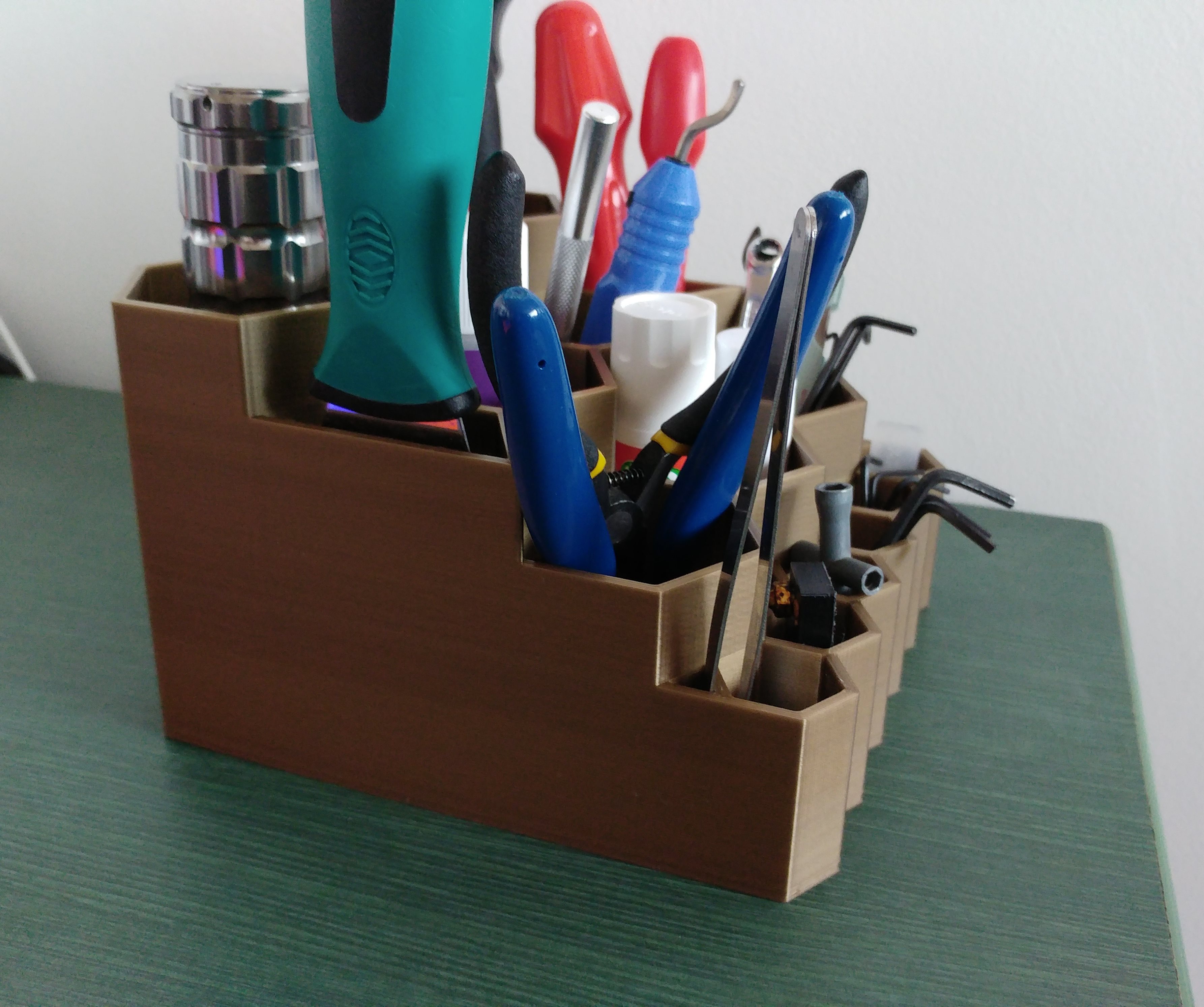 Honeycomb tool organizer by Guillaume Gendron | Download free STL model ...