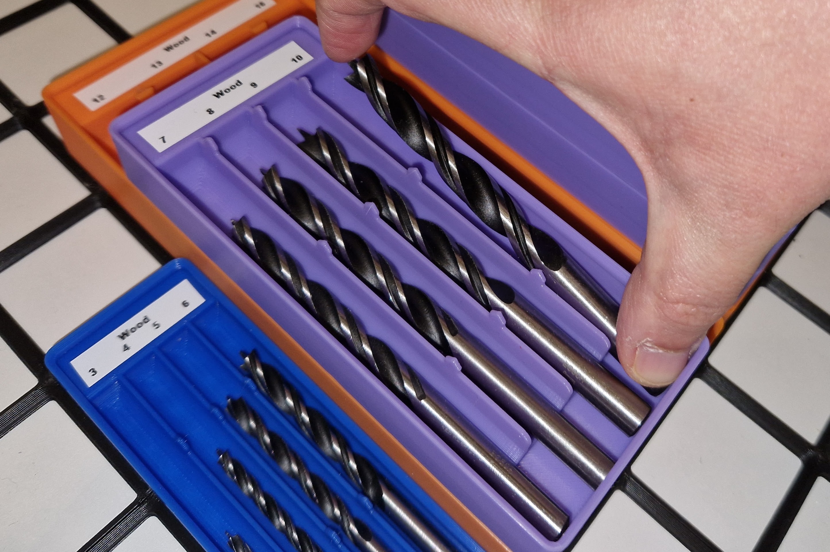 Stackable versatile gridfinity bins for drill bits of many sizes por ...