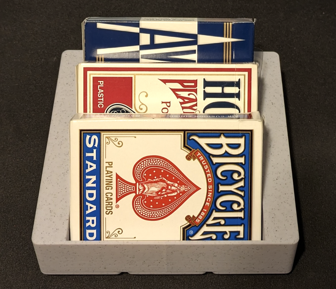 Gridfinity 3x3 Poker Deck Holder by Claire321H | Download free STL ...