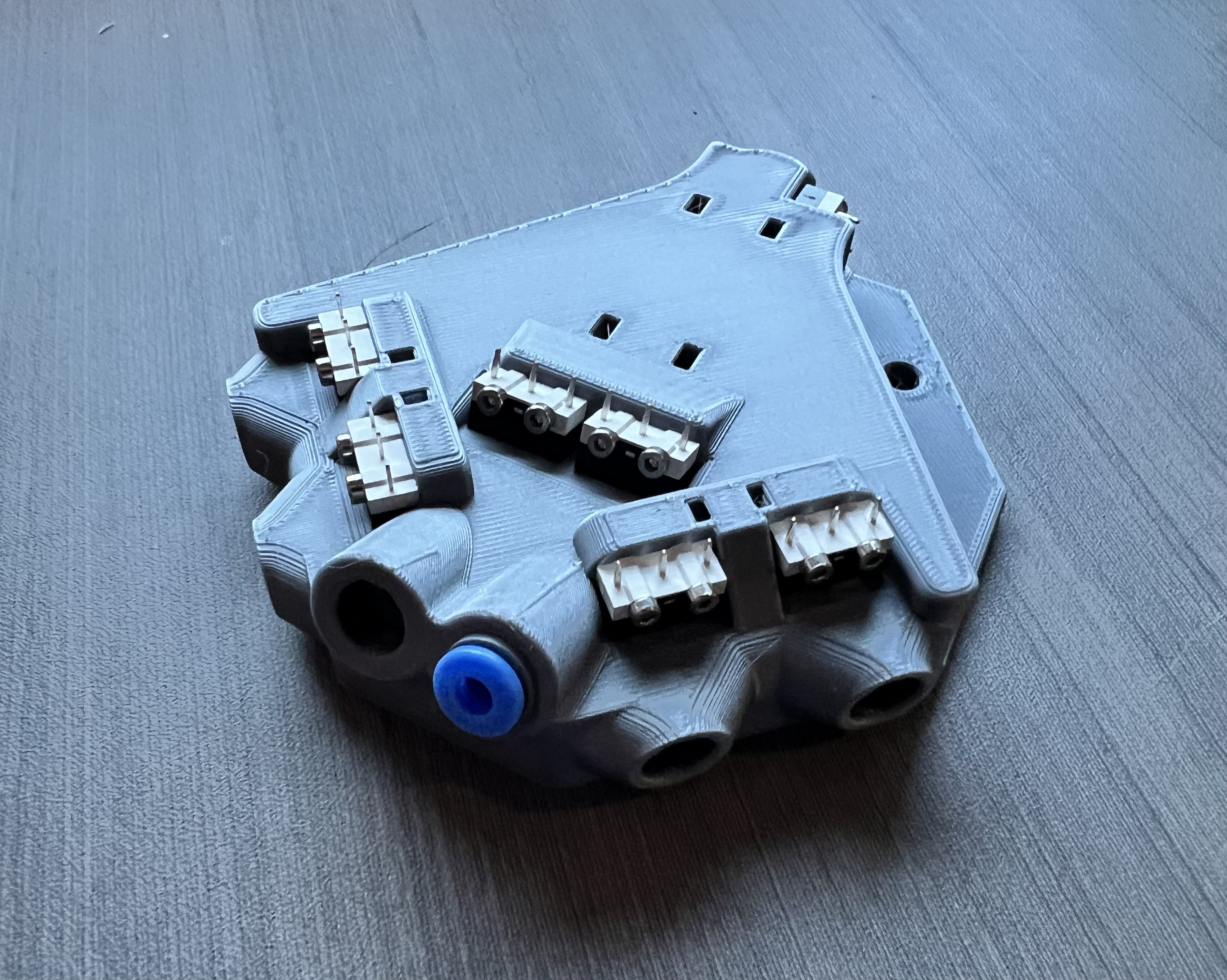 6-1 Filament Hub w/ Build in filament sensors by Wondro | Download free ...