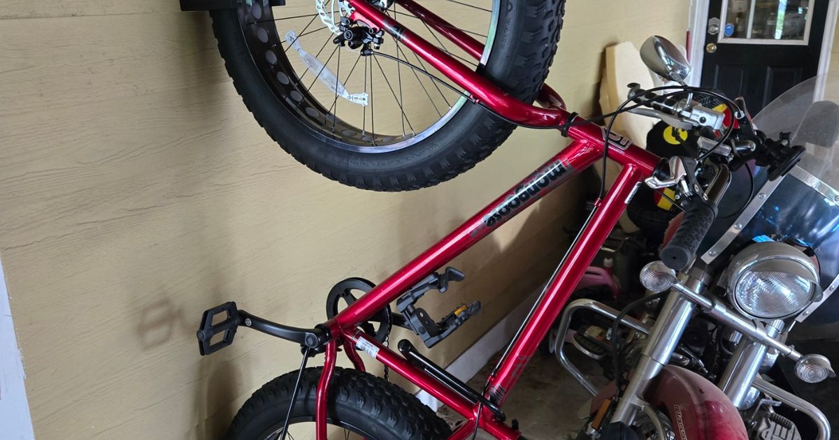 Bike Wall Mount 112mm by Drakonaut | Download free STL model ...